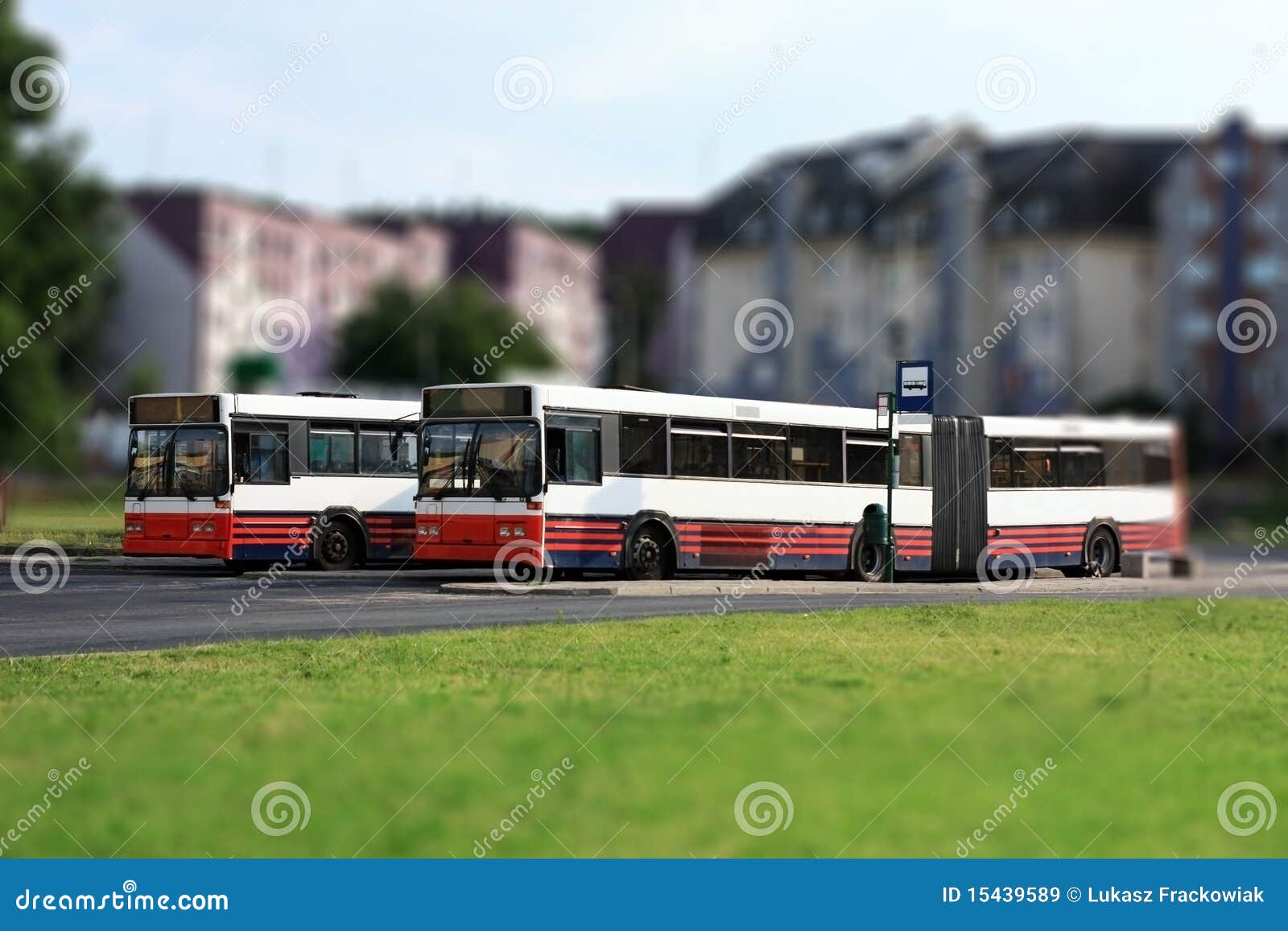 Omnibuses imagen de archivo. Imagen de megabus, parada - 15439589