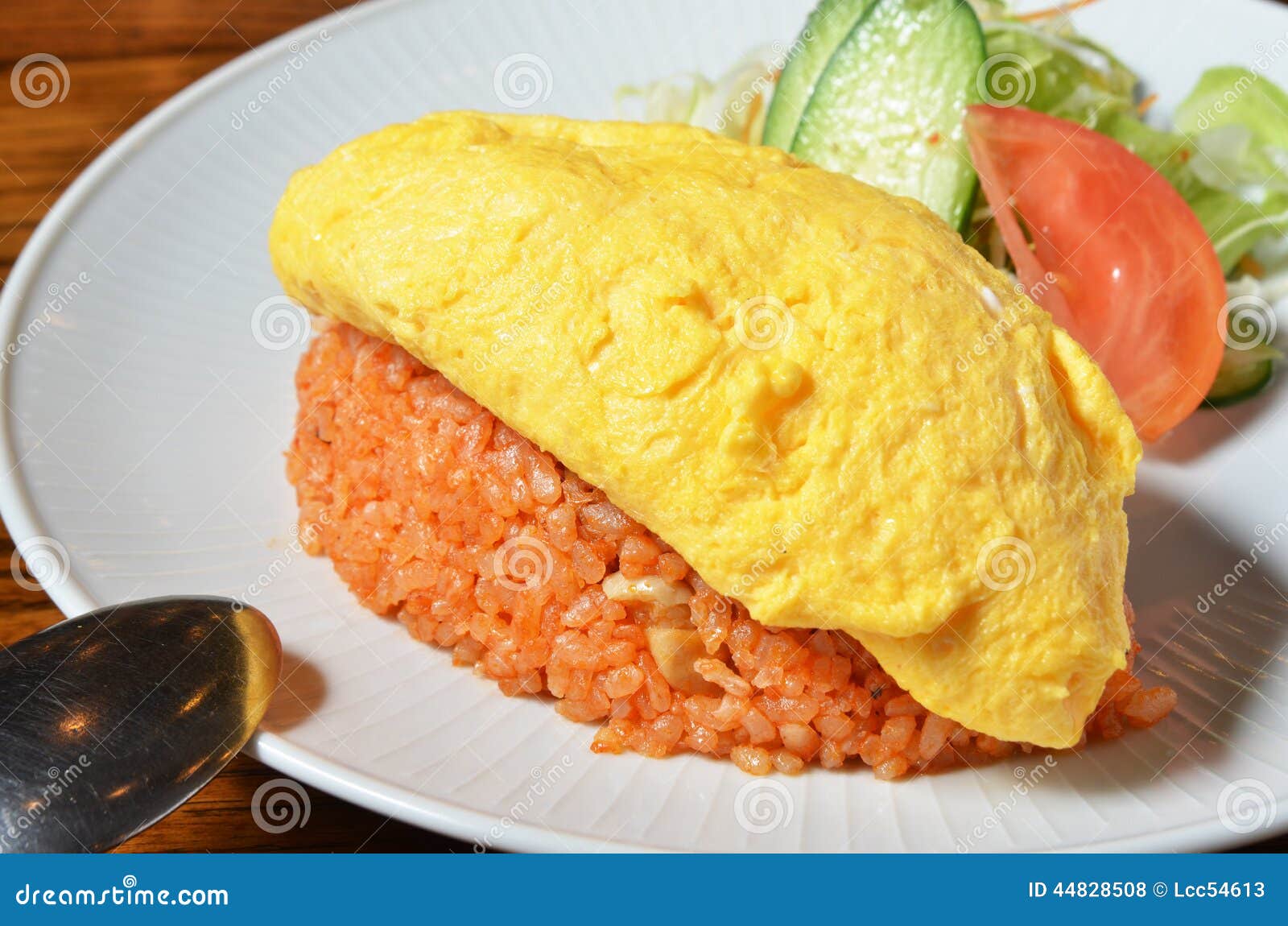Omurice foto de archivo. Imagen de japonés, salsa, comedor - 44828508