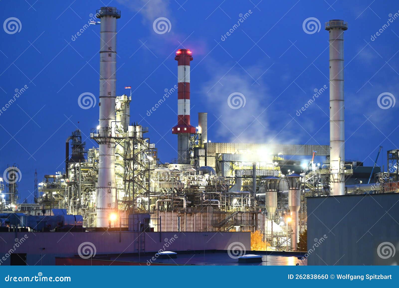 OMV Refinery in Schwechat at Night Editorial Image - Image of schwechat ...