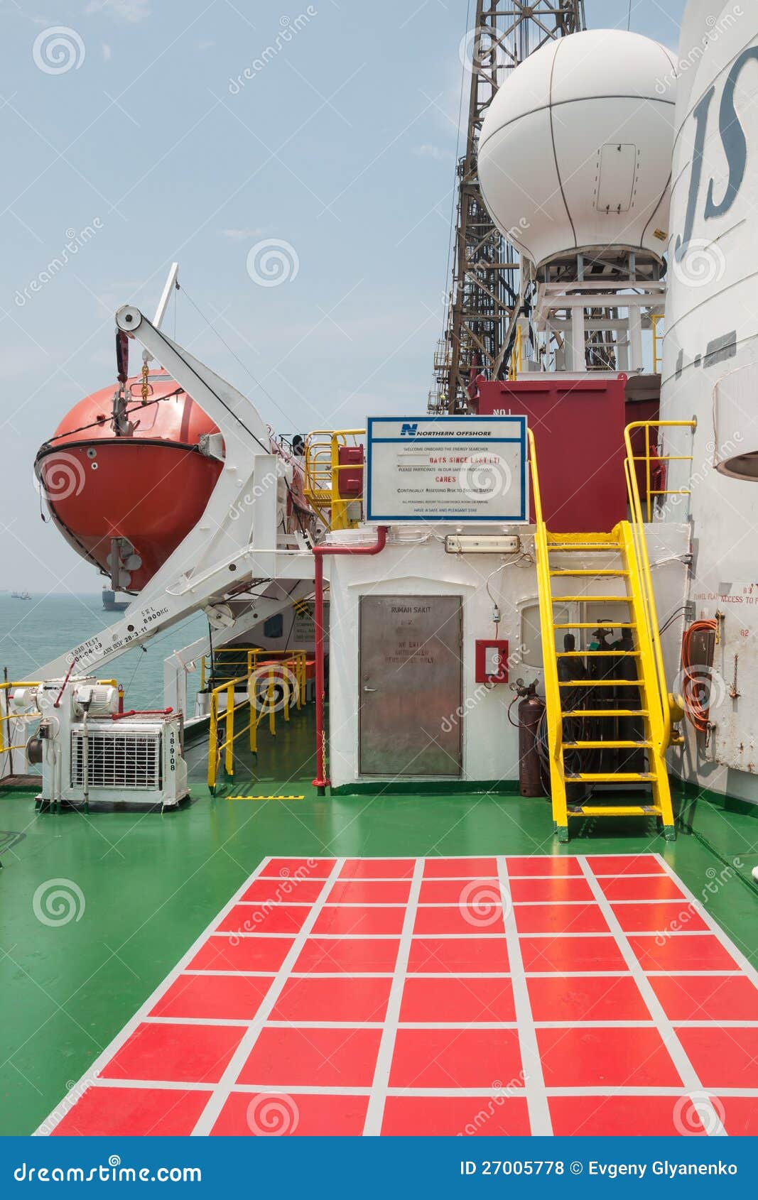 Drill Ship Fugro Explorer Passing Palmer`s Island Lighthouse Editorial ...
