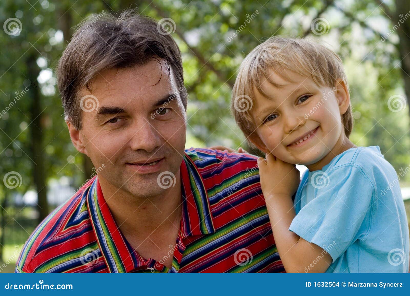 Oncle et neveu photo stock. Image du grimace, contact - 1632504