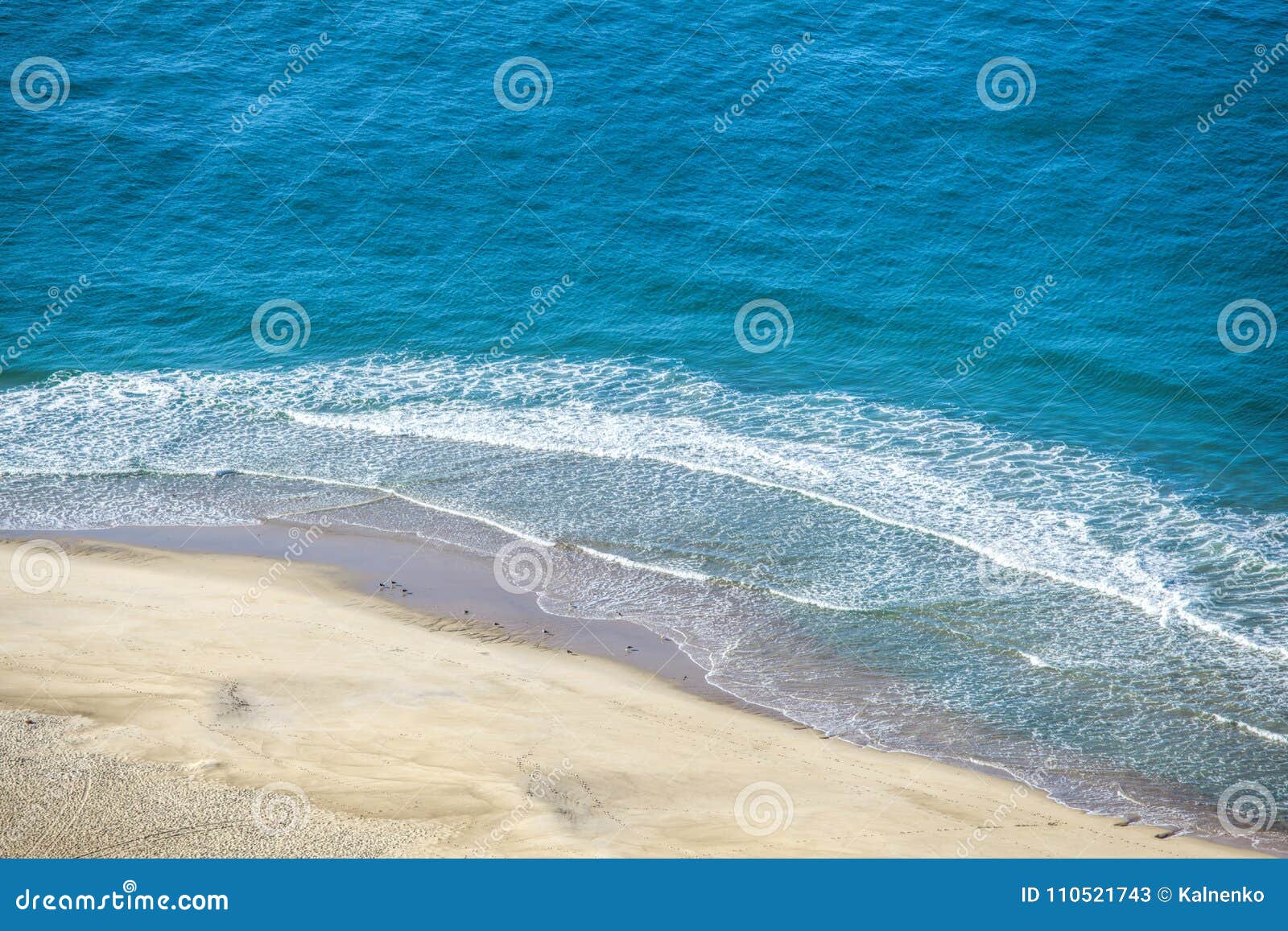 Onda Do Mar Na Praia Da Areia Imagem de Stock - Imagem de ondulado ...