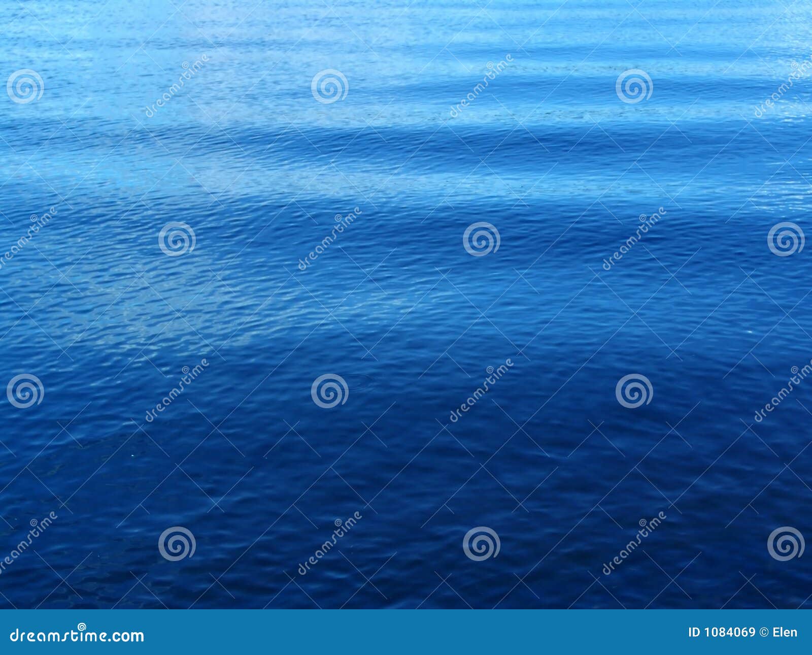 Ondas azules imagen de archivo. Imagen de marina, viento - 1084069