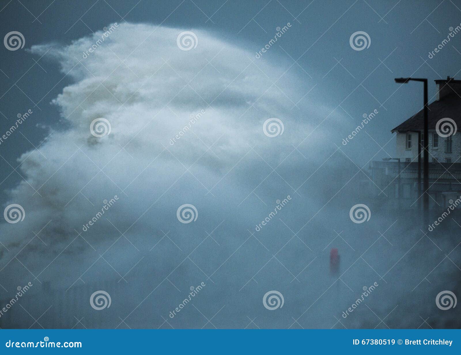 Ondas De La Tormenta Que Golpean La Costa Costa Imagen de archivo ...