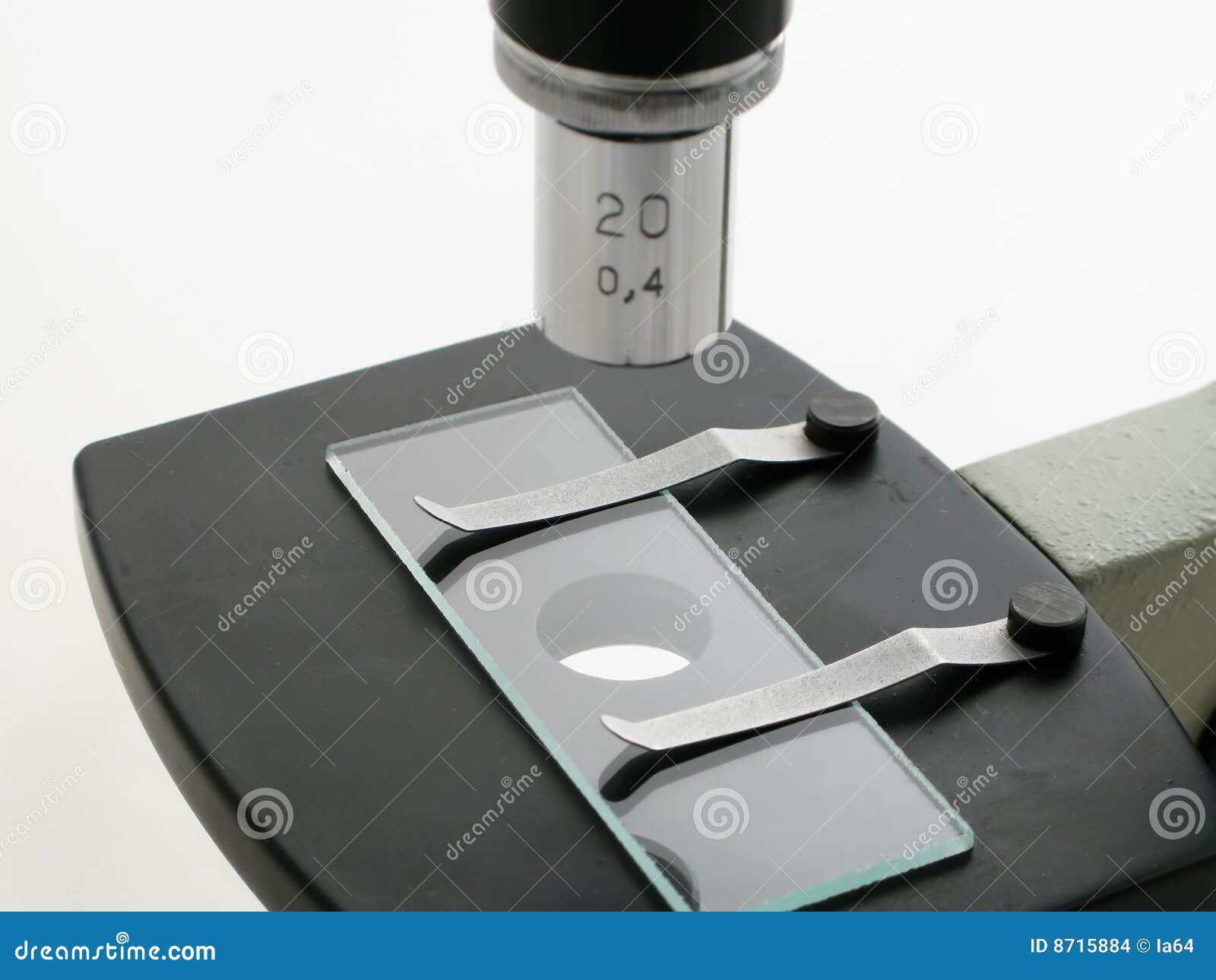 Onder de microscoop stock foto. Image of laboratorium - 8715884