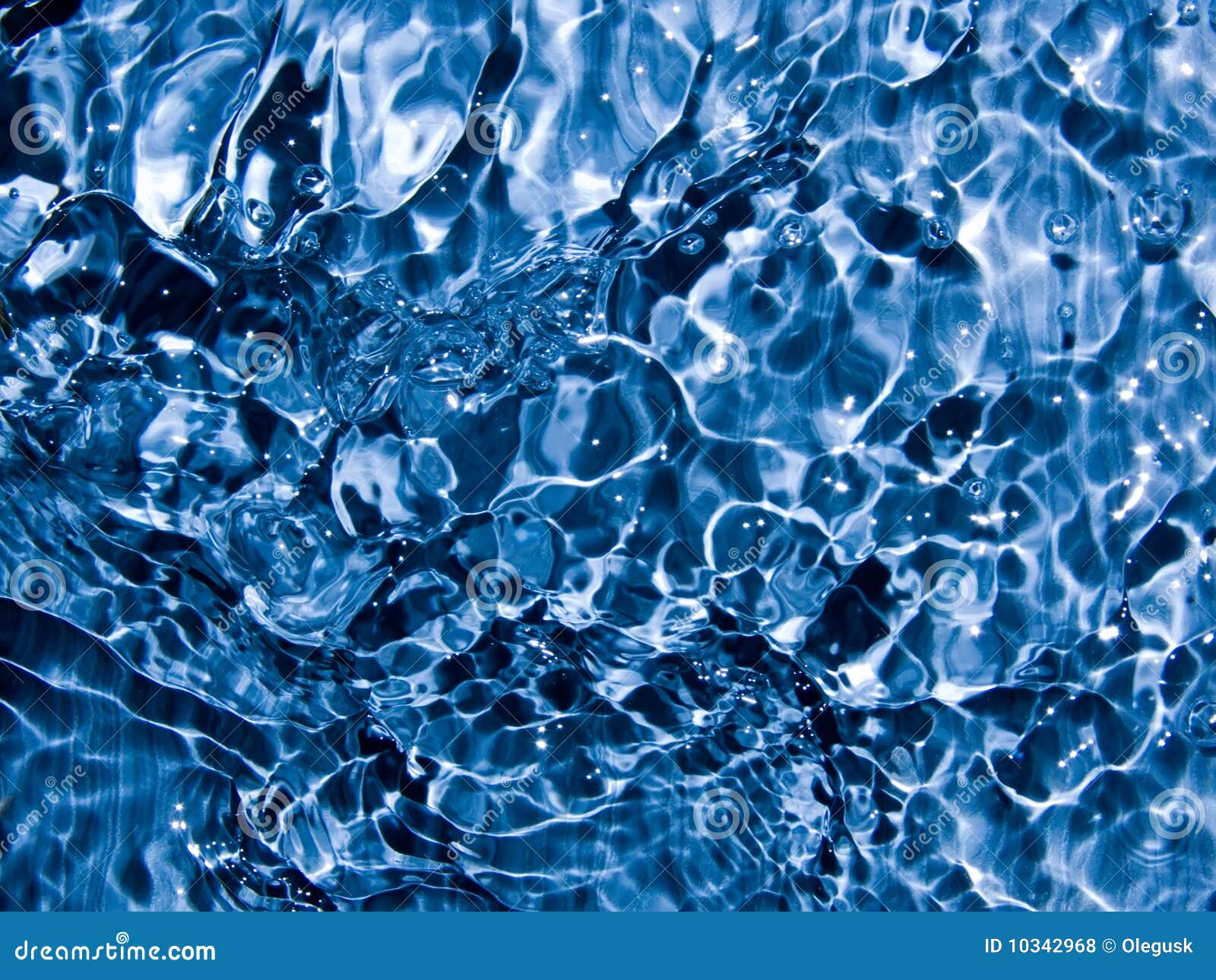 Ondes d'eau de surface photo stock. Image du lumière - 10342968