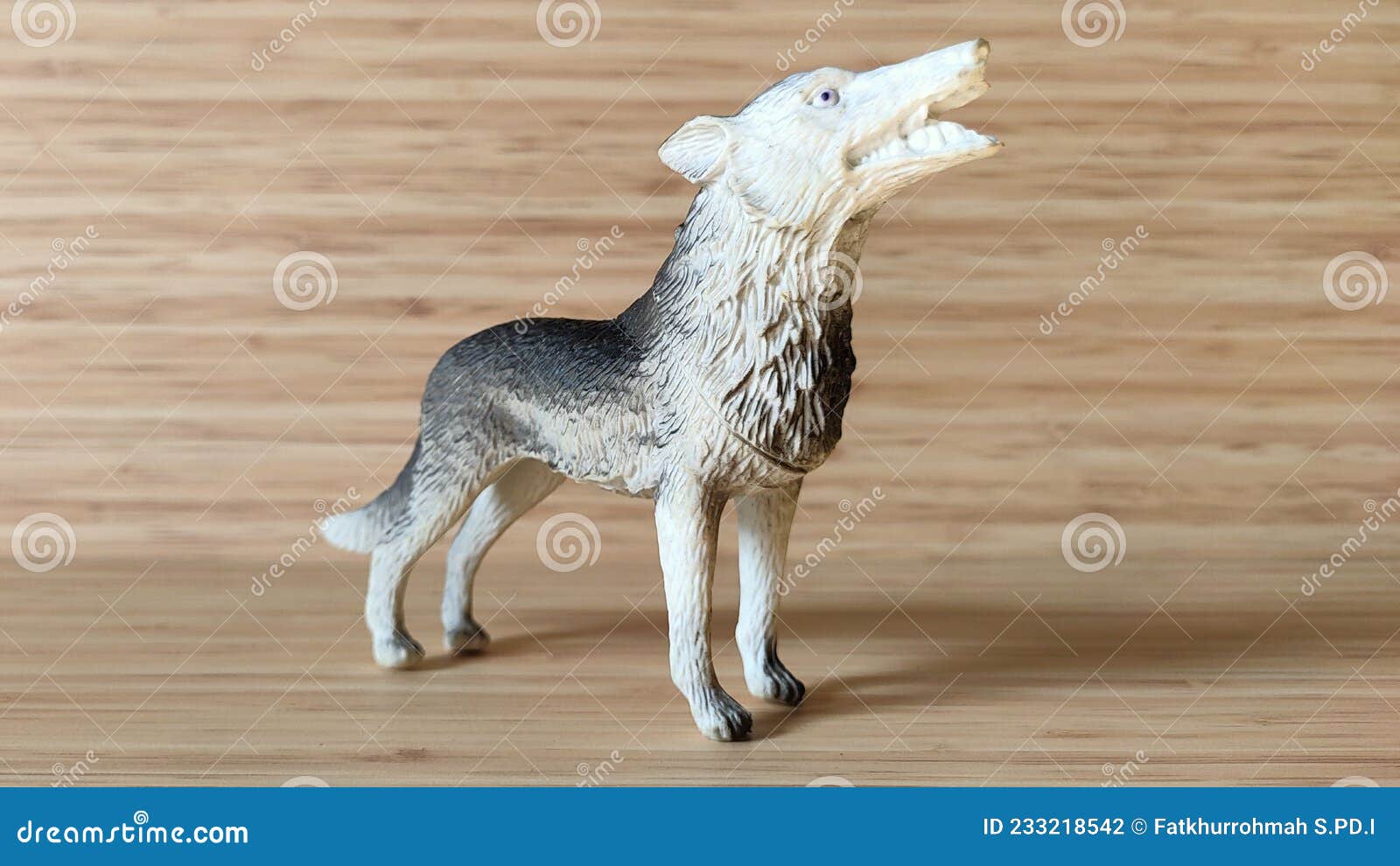 This One Beast is Called a Wolf in the Form of a Toy Statue that Poses ...
