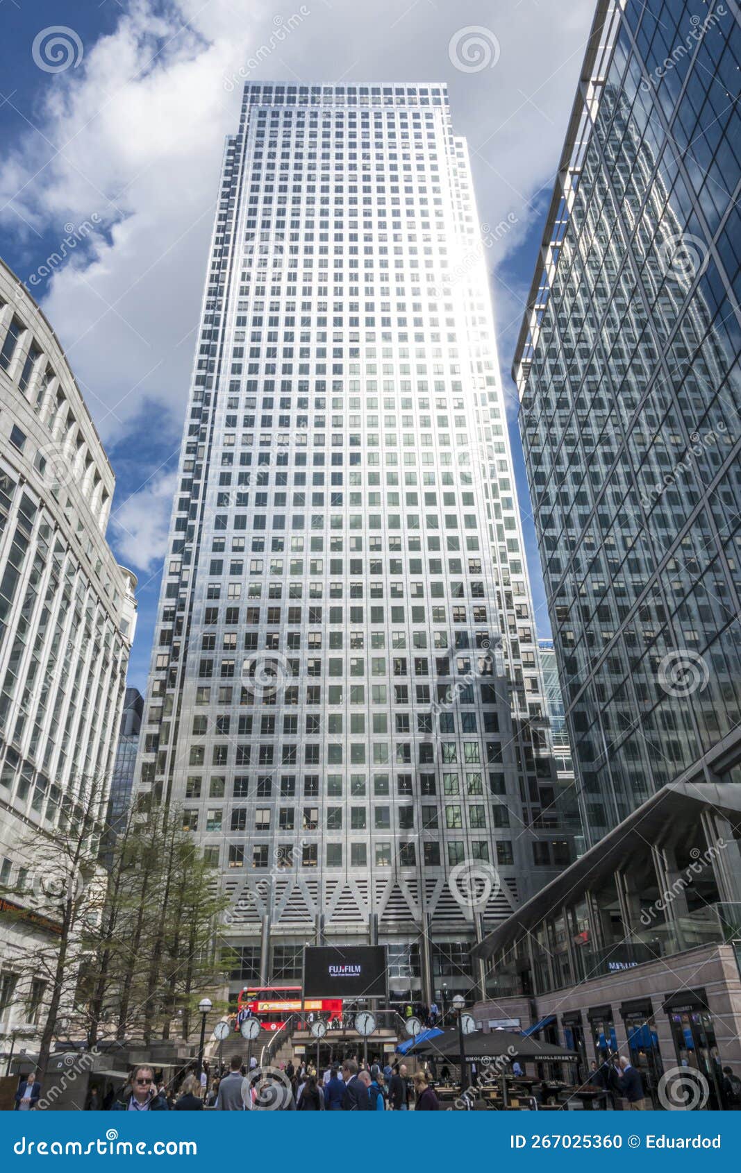 One Canada Square Building, Canary Wharf, London Editorial Image ...