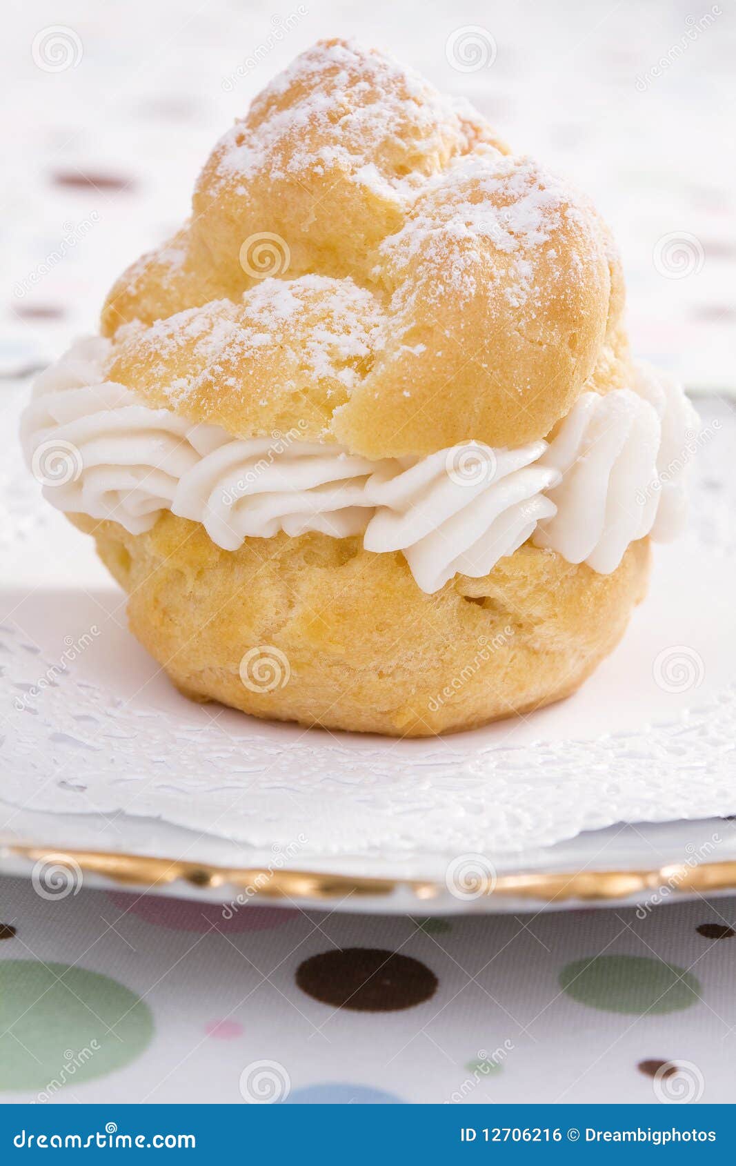Cream Puff Rings Decorated With Fresh Red Currant Stock Photography ...