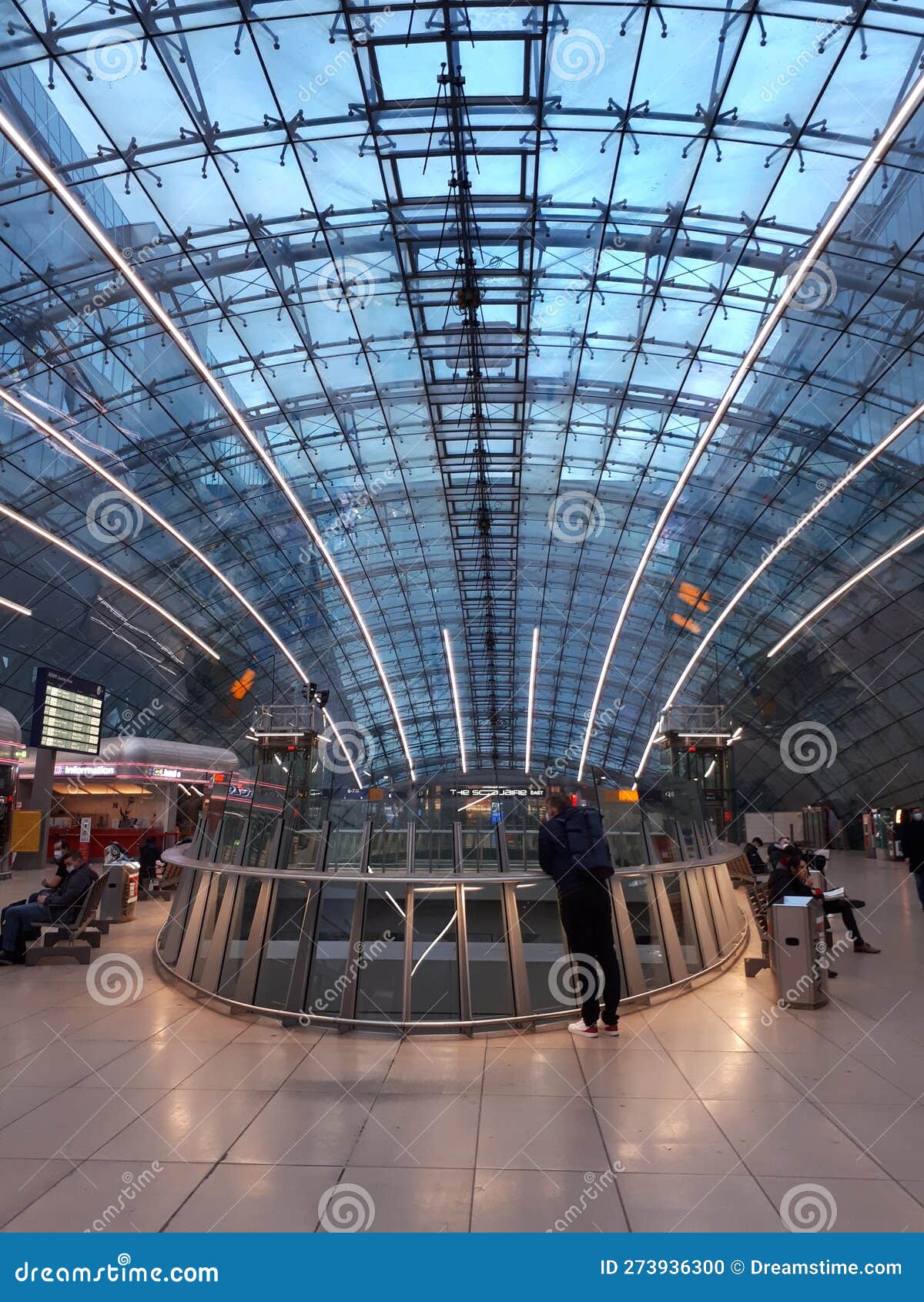 One Day in the Frankfurt Airport Editorial Image - Image of floor ...