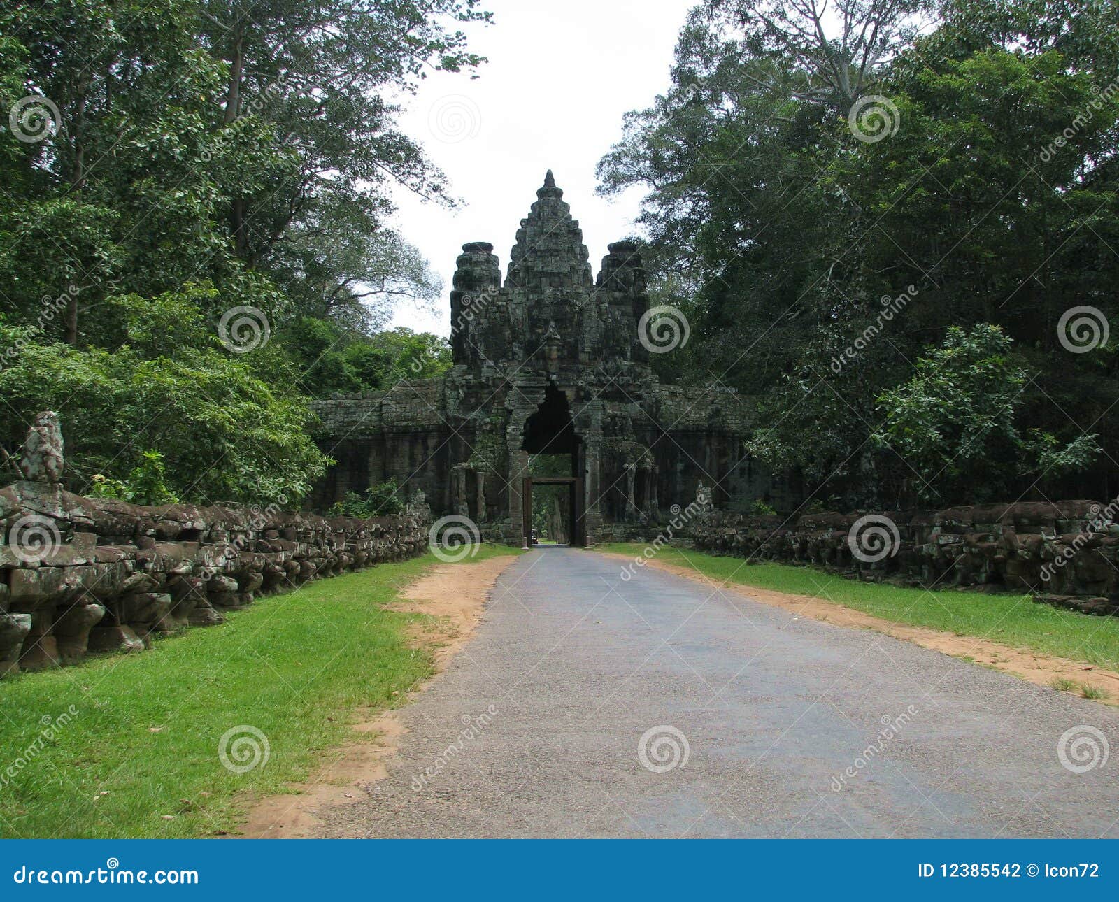 One of the Four Main Gates of Angkor Wat Temples Stock Photo - Image of ...