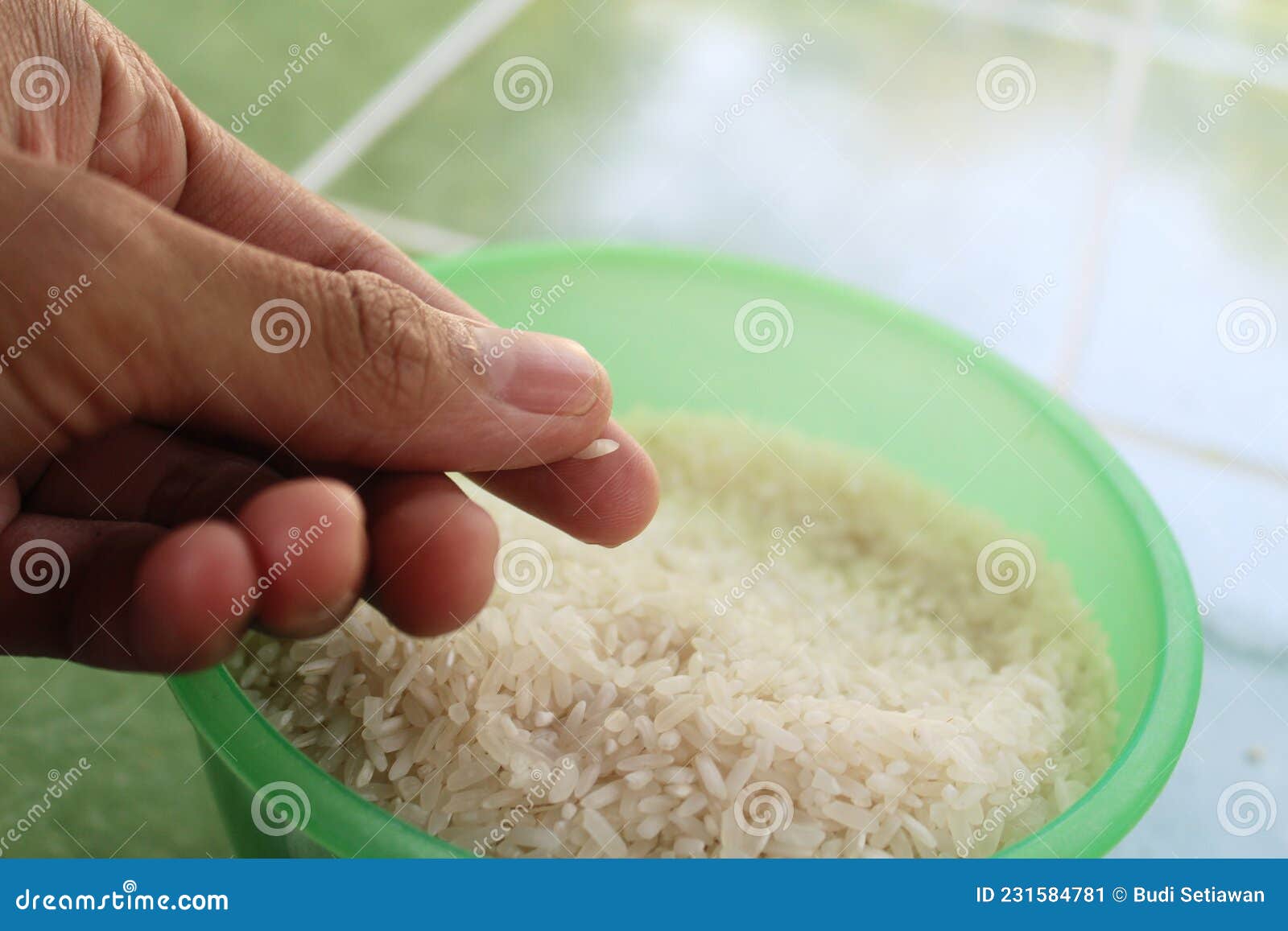 One Grain of White Rice in a Bowl Stock Image - Image of white, grain ...
