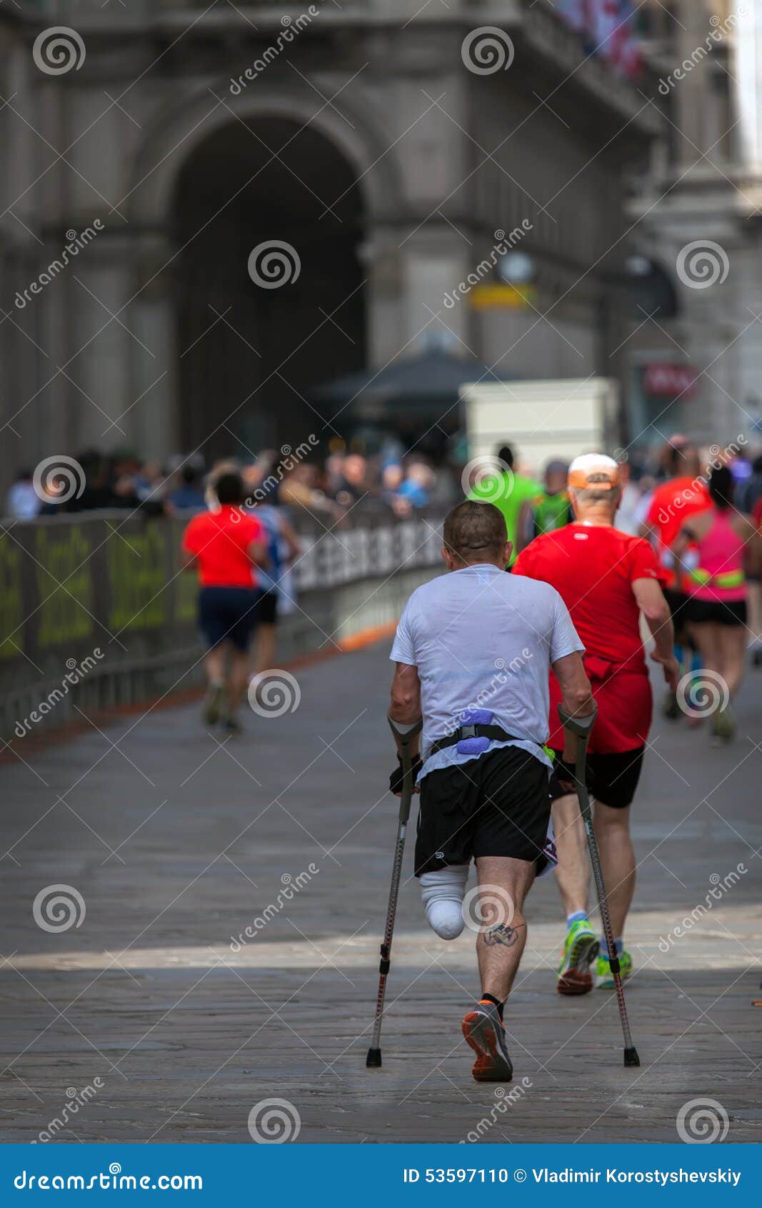One legged marathon runner editorial image. Image of determination ...