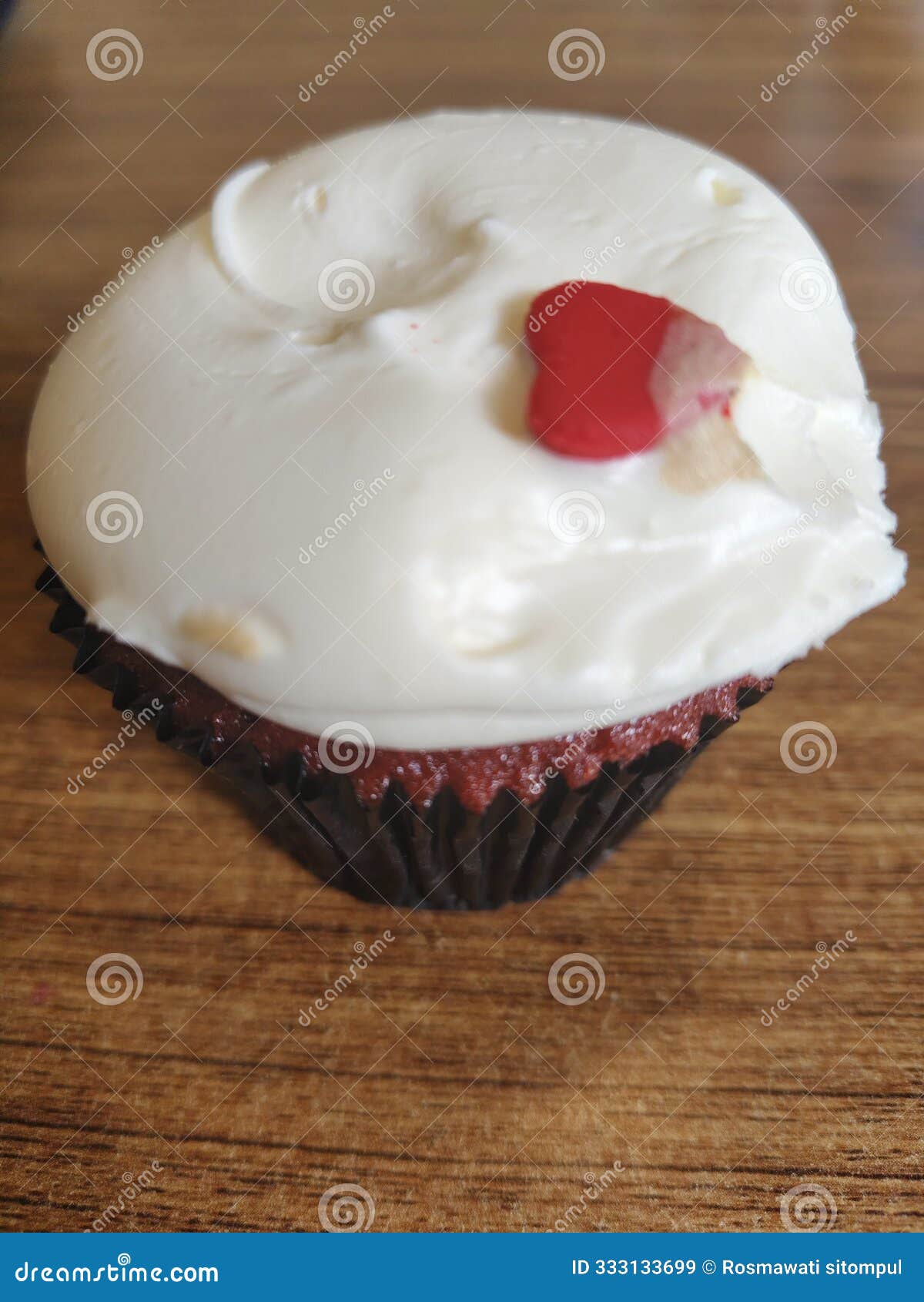 One Love Chocolate Cup Cake Stock Image - Image of love, chocolate ...