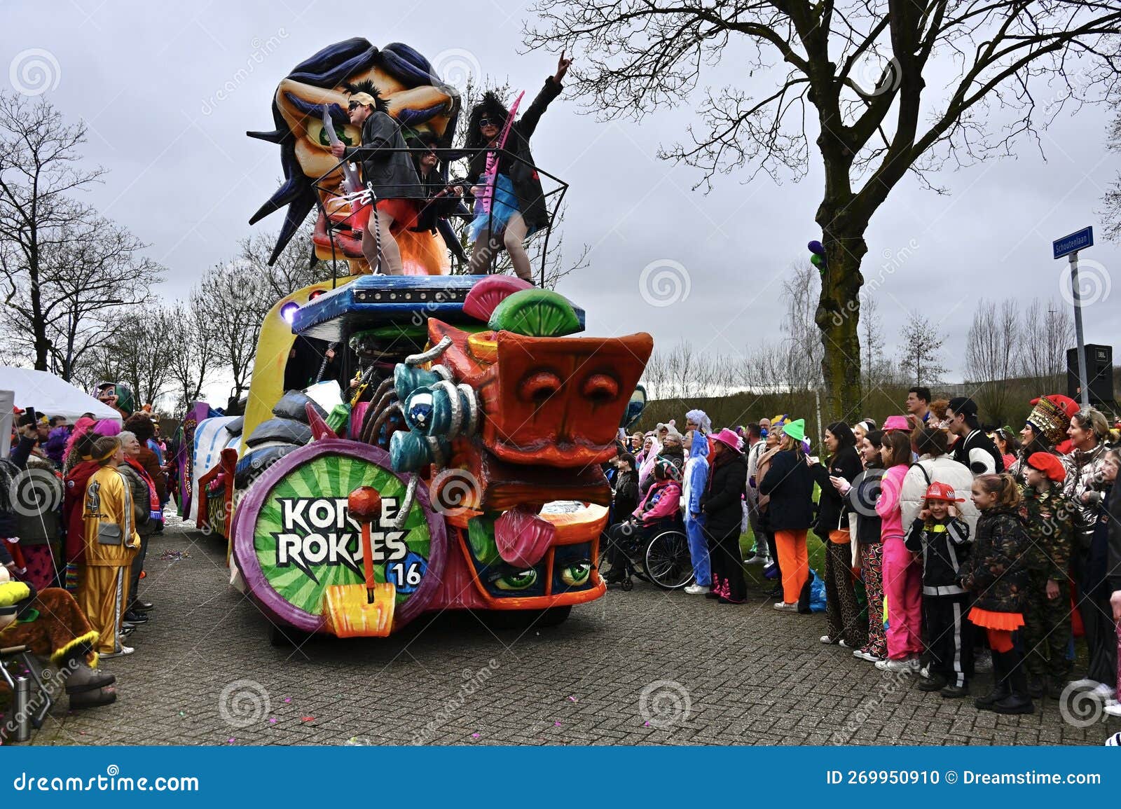 Rock Band Participating in the Carnival Float of Bavel 2023 Editorial ...