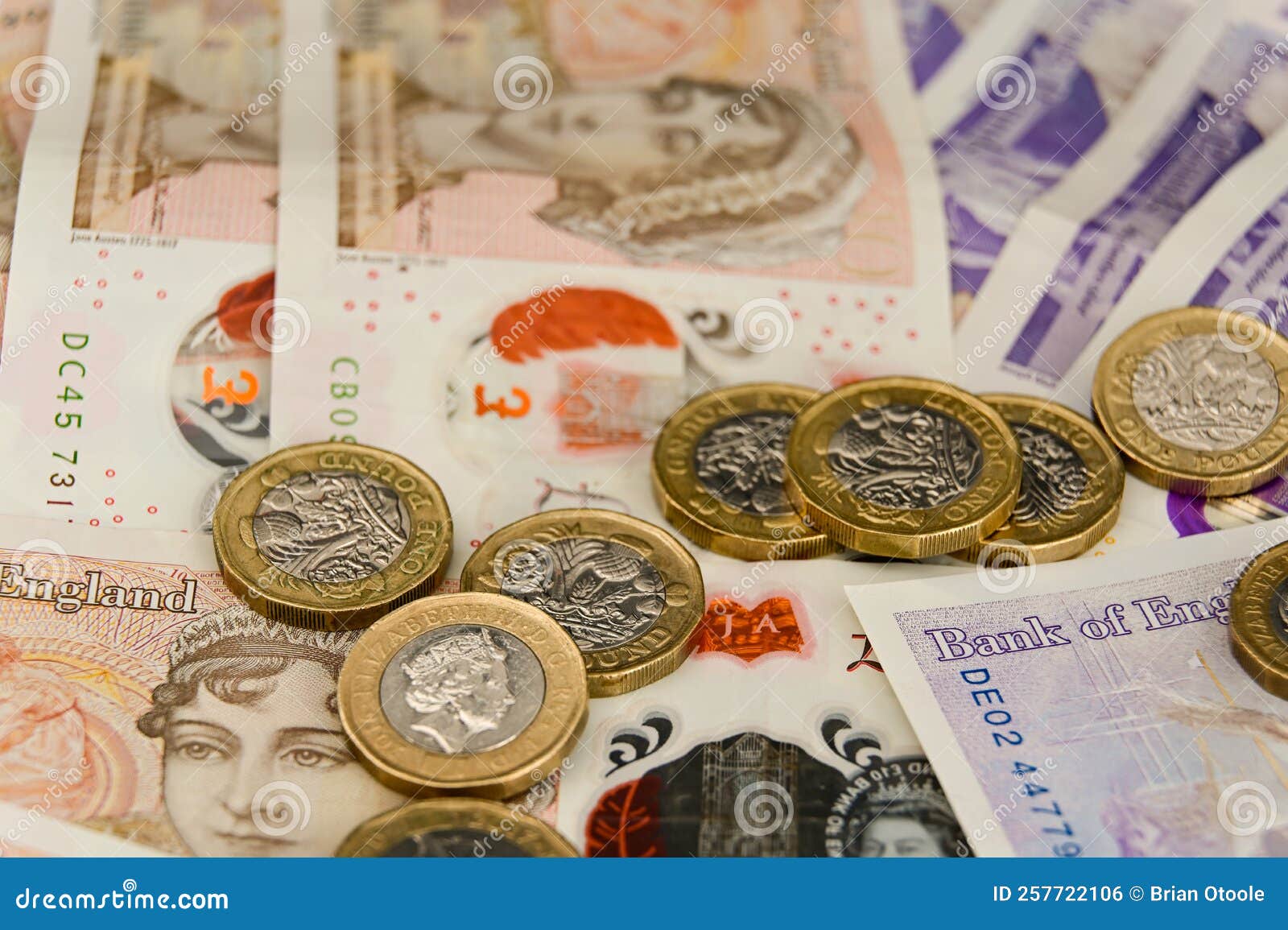 One Pound Coins and Ten and Twenty Pound Notes Editorial Photo - Image ...