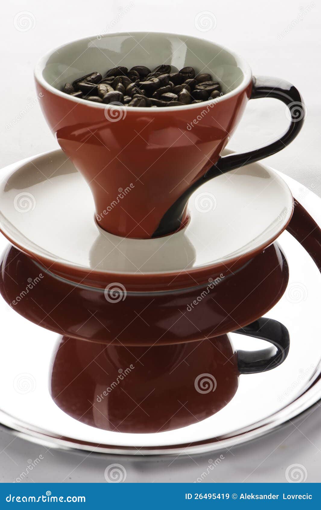 One Red Coffe Cups with Beans Stock Image - Image of grain, reflection ...