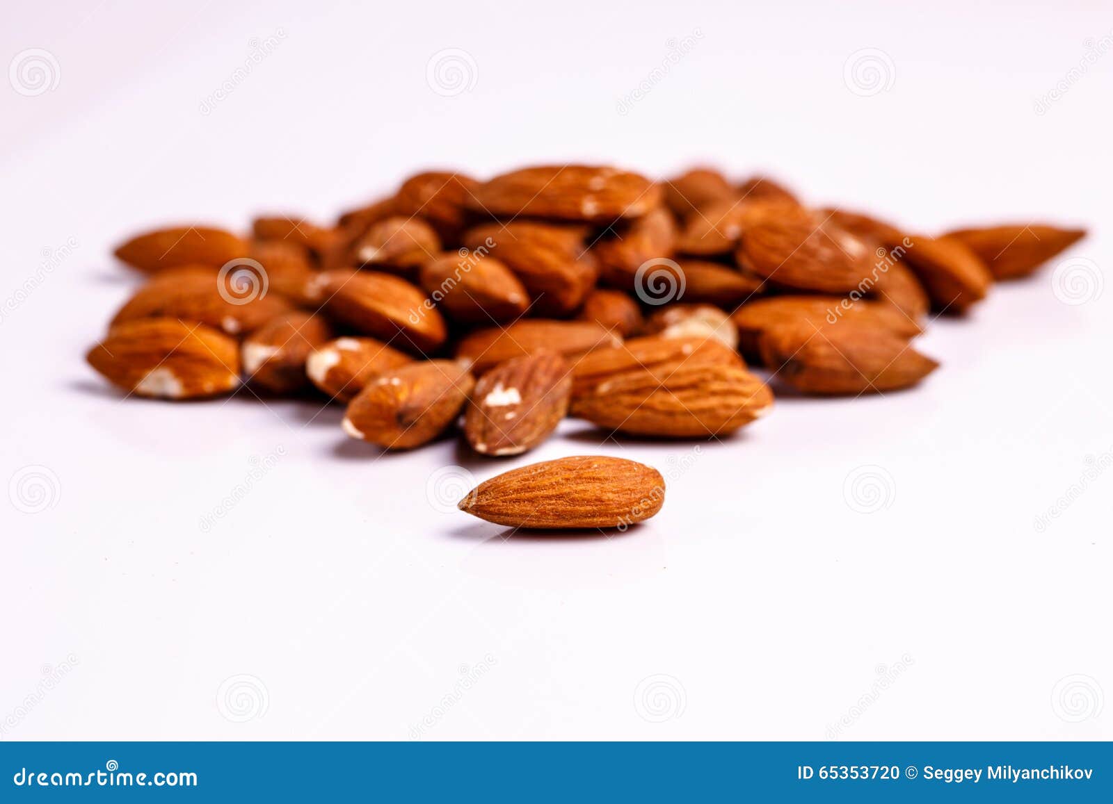 One Small Handful of Almonds Stock Photo - Image of walnut, tree: 65353720