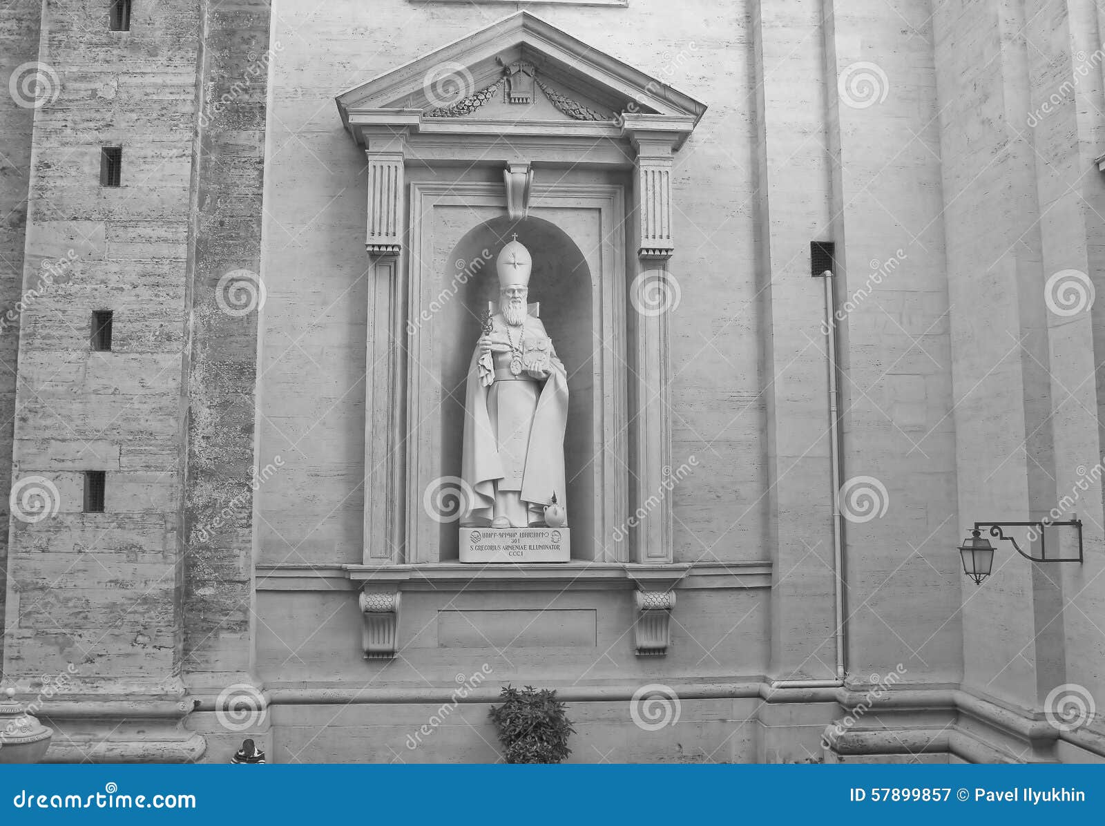 One of the Statues in the Wall in the Vatican Museum. Editorial ...