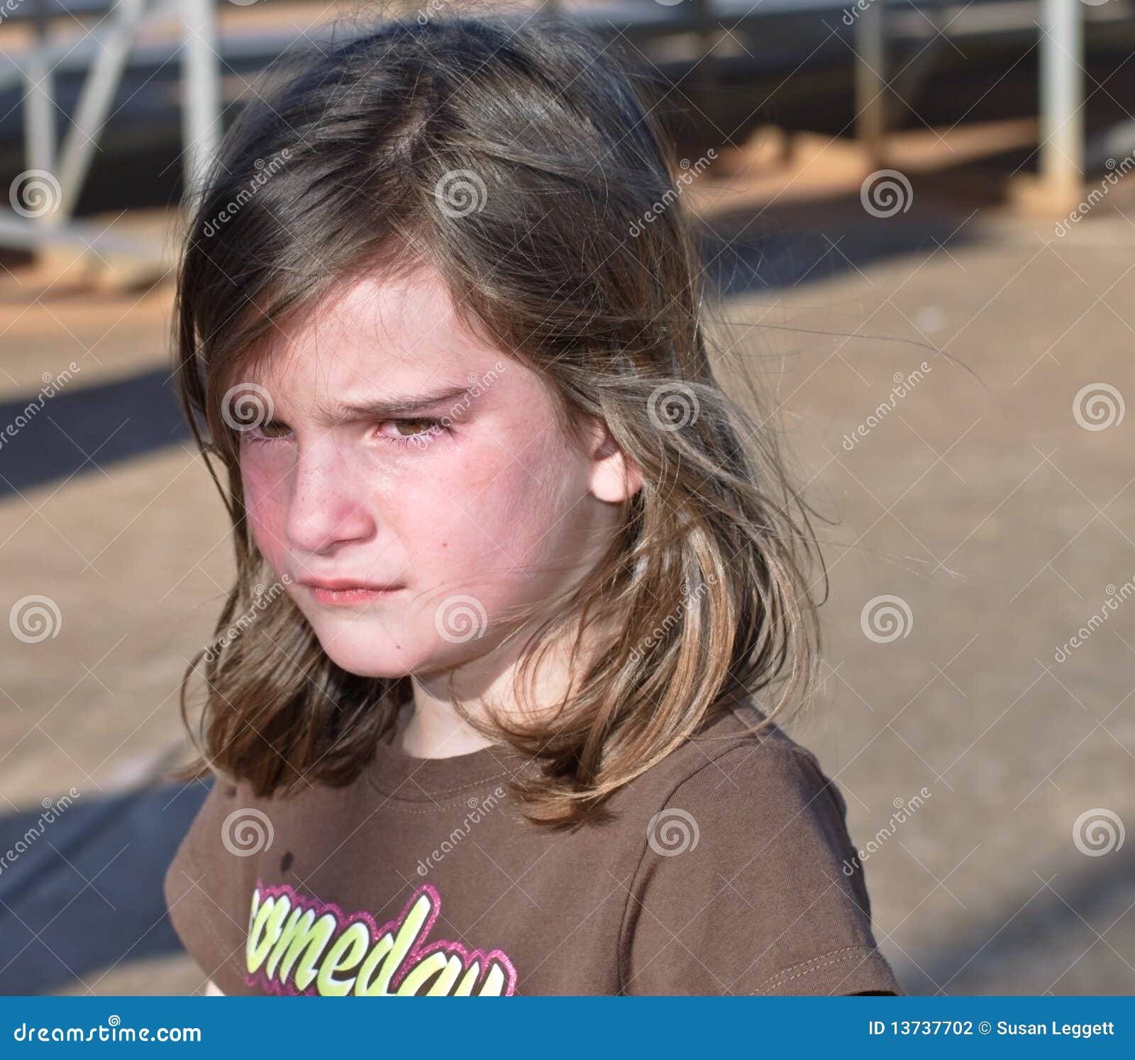 Ongelukkig Kind stock foto. Image of miserabel, uitdrukking - 13737702