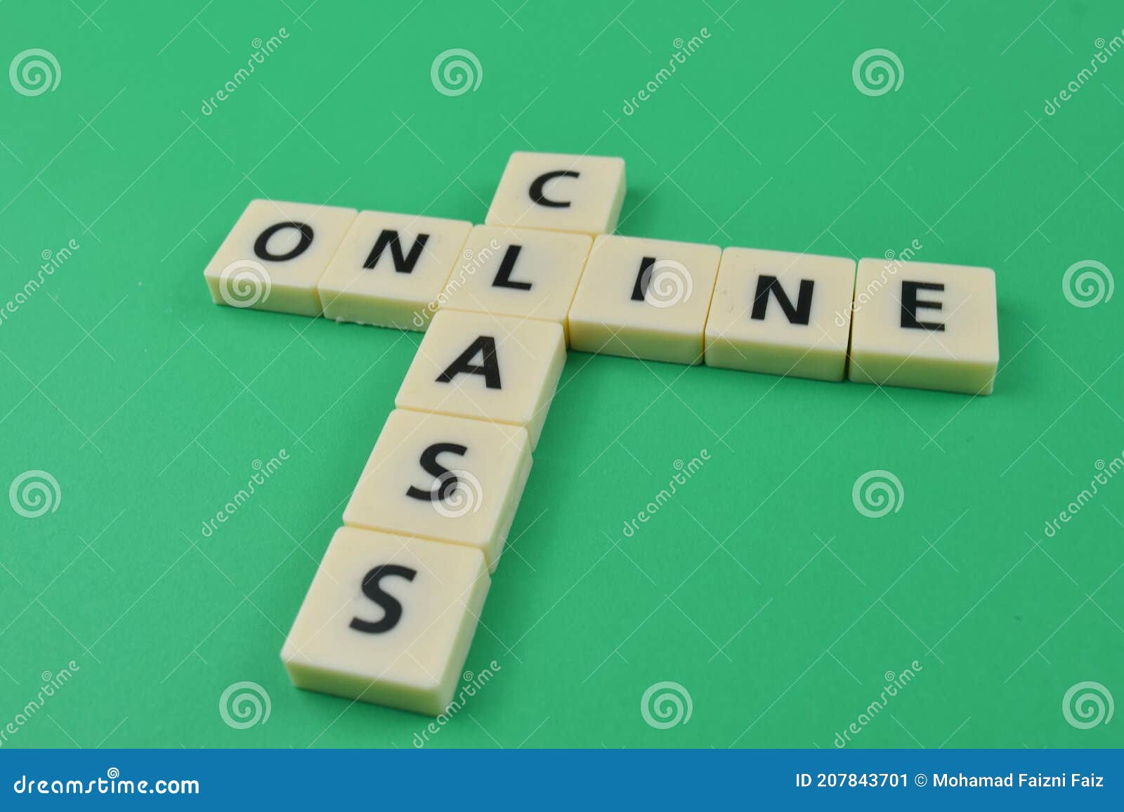 Online Class Wording with Green Background. Education Concept Stock ...