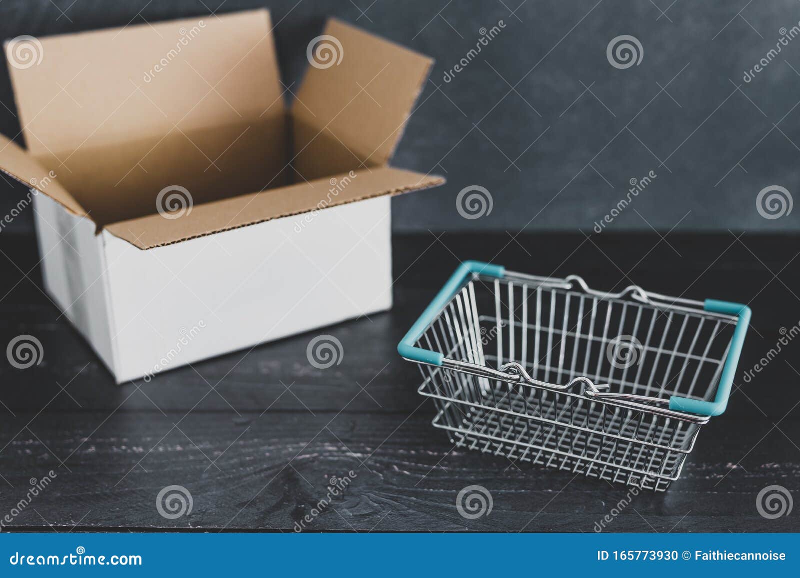 Online Shopping Empty Parcel and Shopping Basket Ready To Use Stock ...