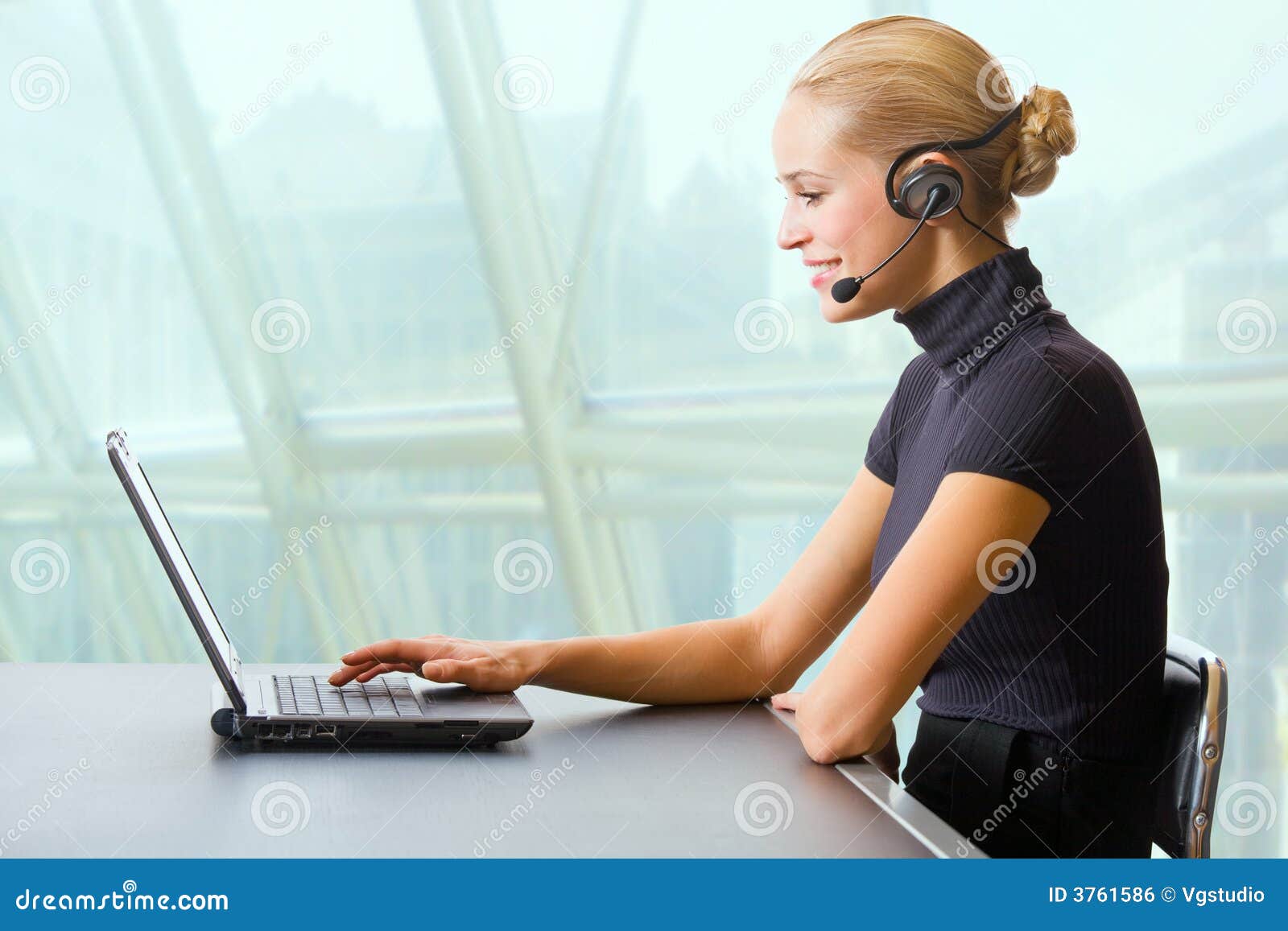 Online support stock photo. Image of girl, internet, laptop - 3761586