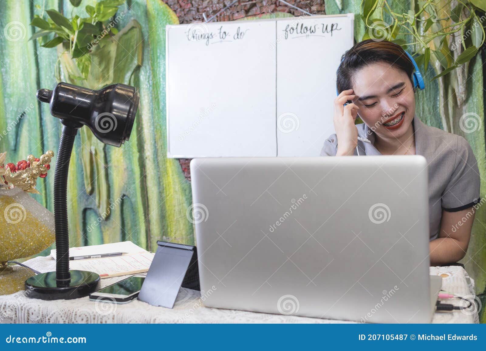 An Online Teacher is Highly Annoyed by Her Students Inability To ... An Online Teacher is Highly Annoyed by Her Students Inability To ...