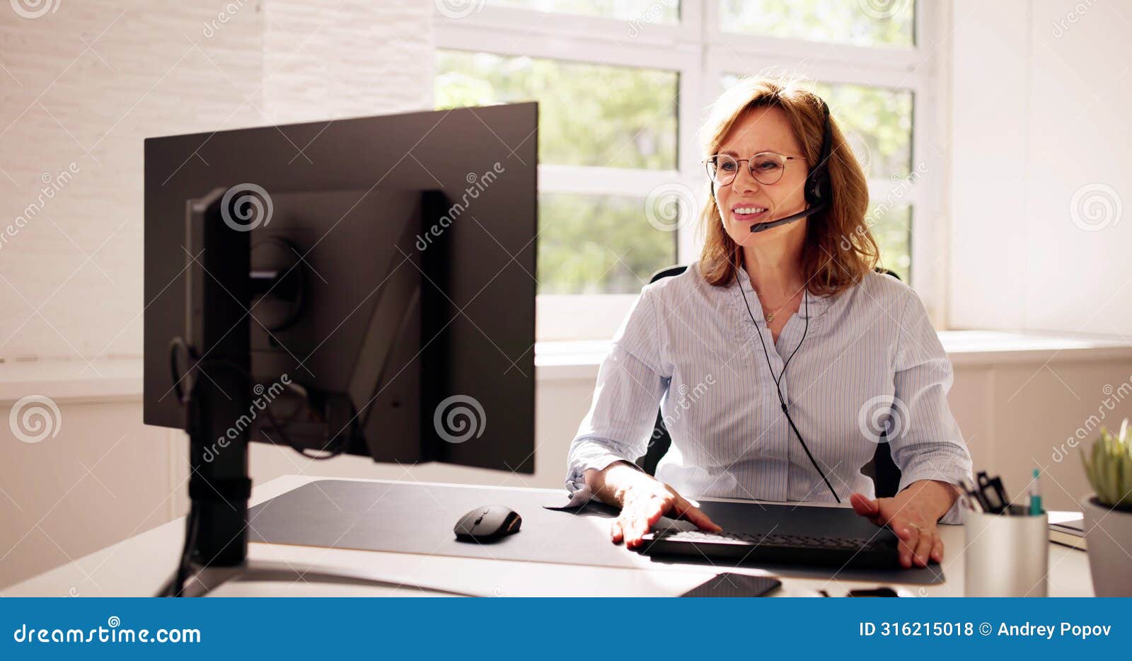 Online Video Conference Virtual Meeting Stock Photo - Image of woman ... Online Video Conference Virtual Meeting Stock Photo - Image of woman ...