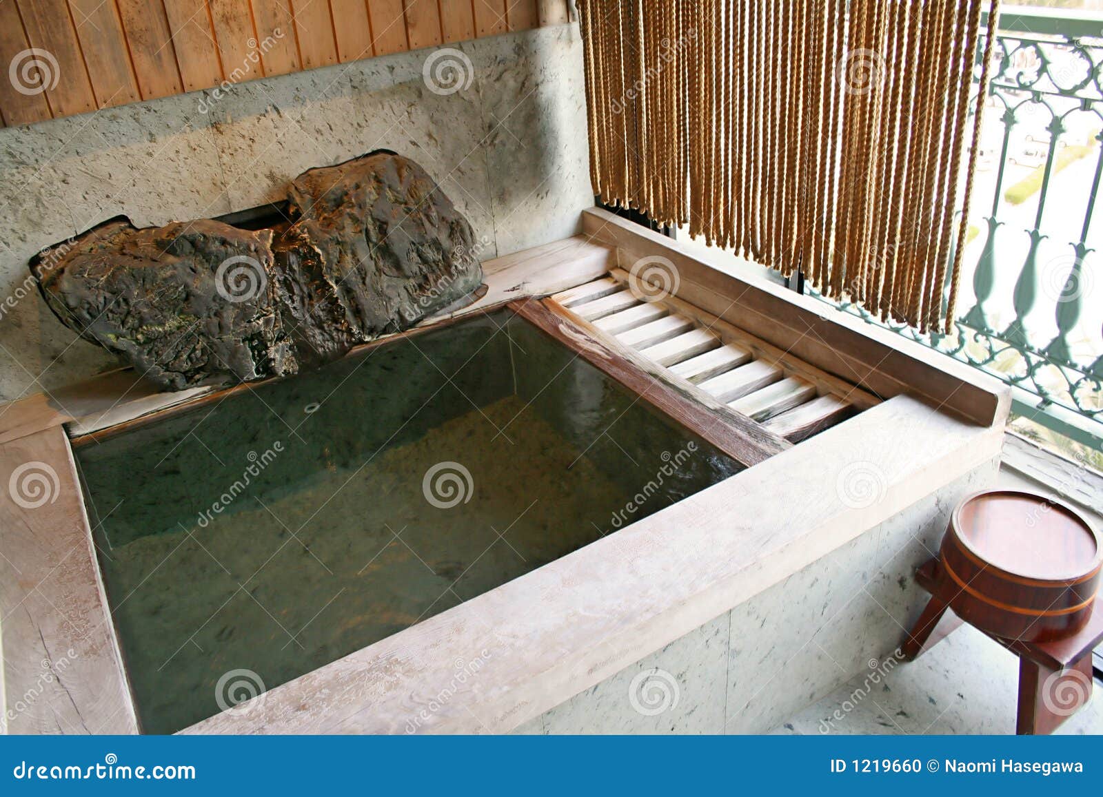 Onsen Bad stockfoto. Bild von asiatisch, orientalisch - 1219660