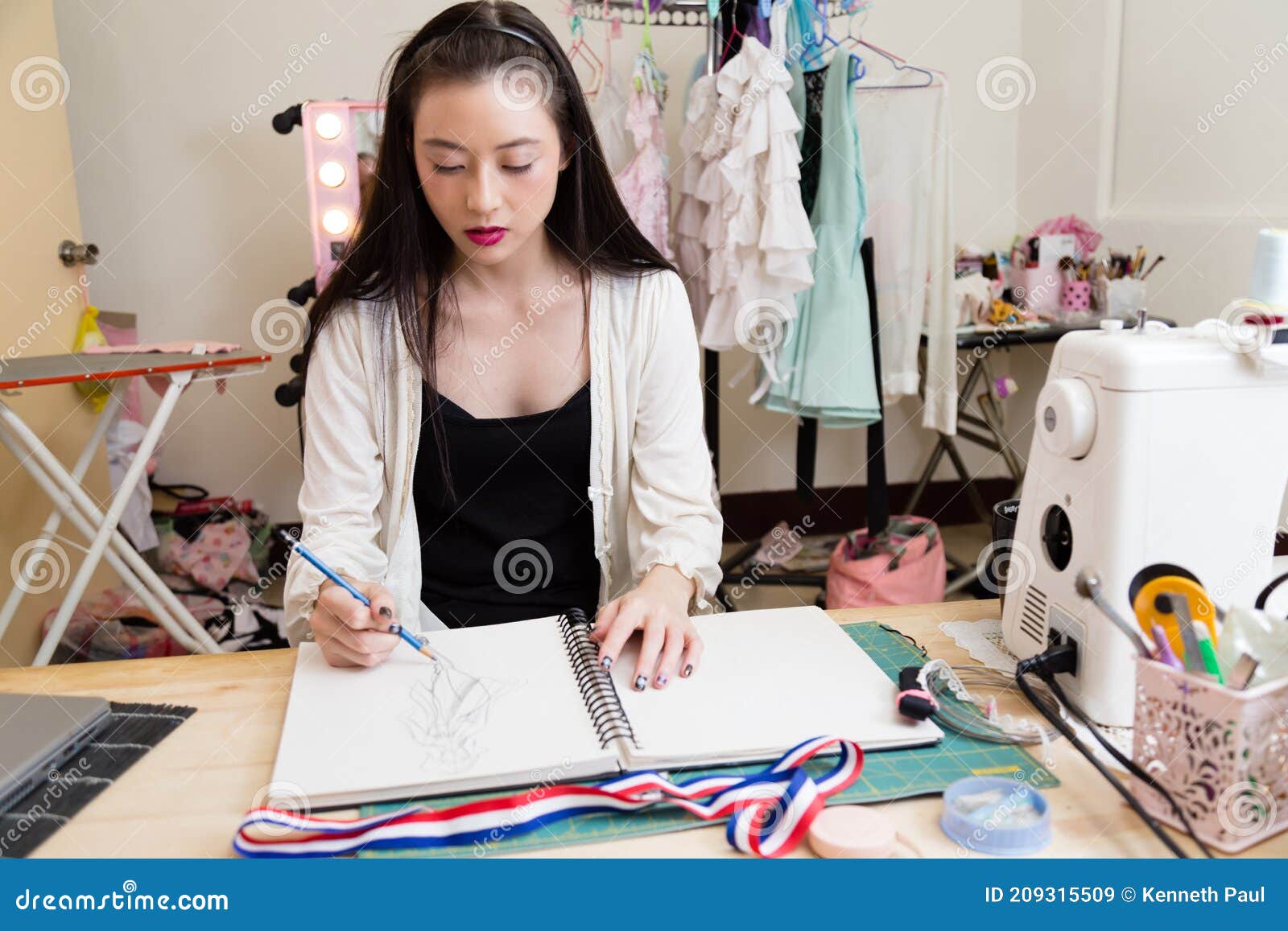 Ontwerp Van De Modeontwerper Stock Afbeelding - Image of wijfje ...