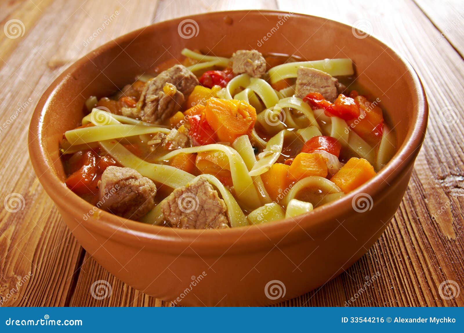 Oosterse Oezbekistaanse Lagman Soep Stock Foto - Image of paprika ...