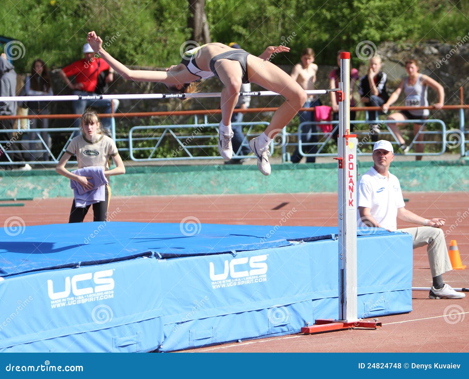 Op de hoogspringen redactionele stock foto. Image of spel - 24824748