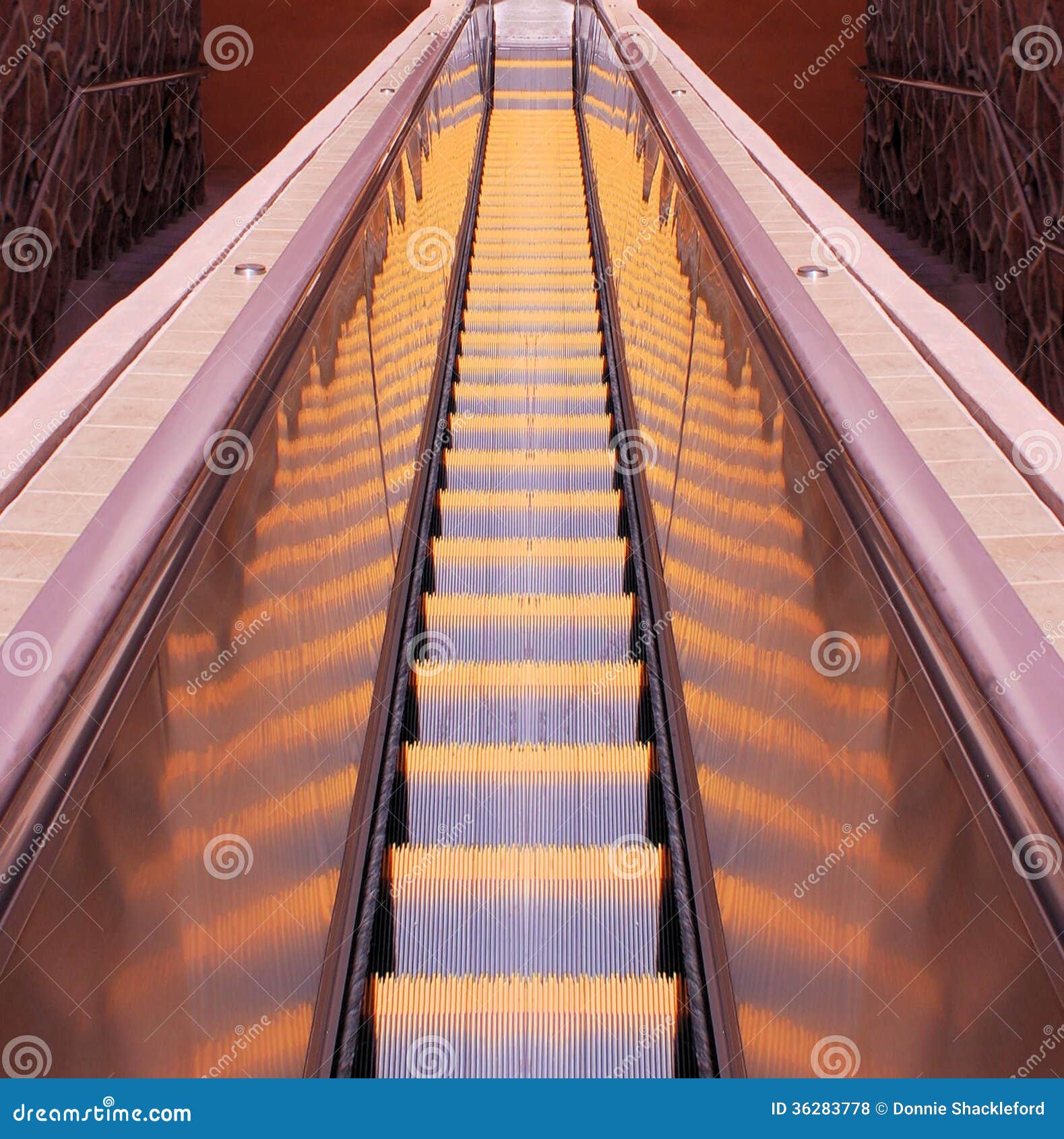 Op Roltrap stock foto. Image of trap, roltrap, hoer, arizona - 36283778