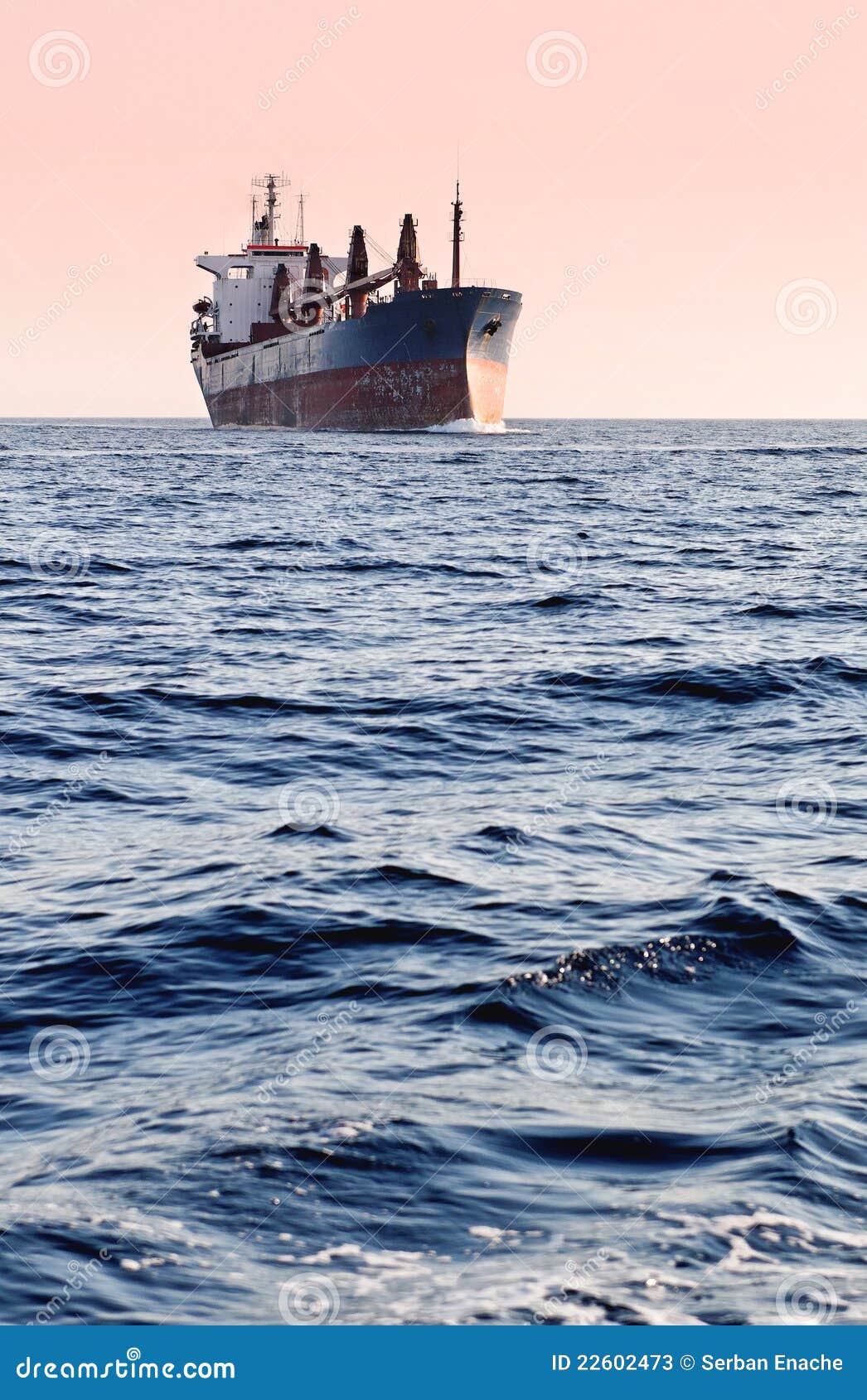 Op zee olietanker stock afbeelding. Image of schip, groot - 22602473