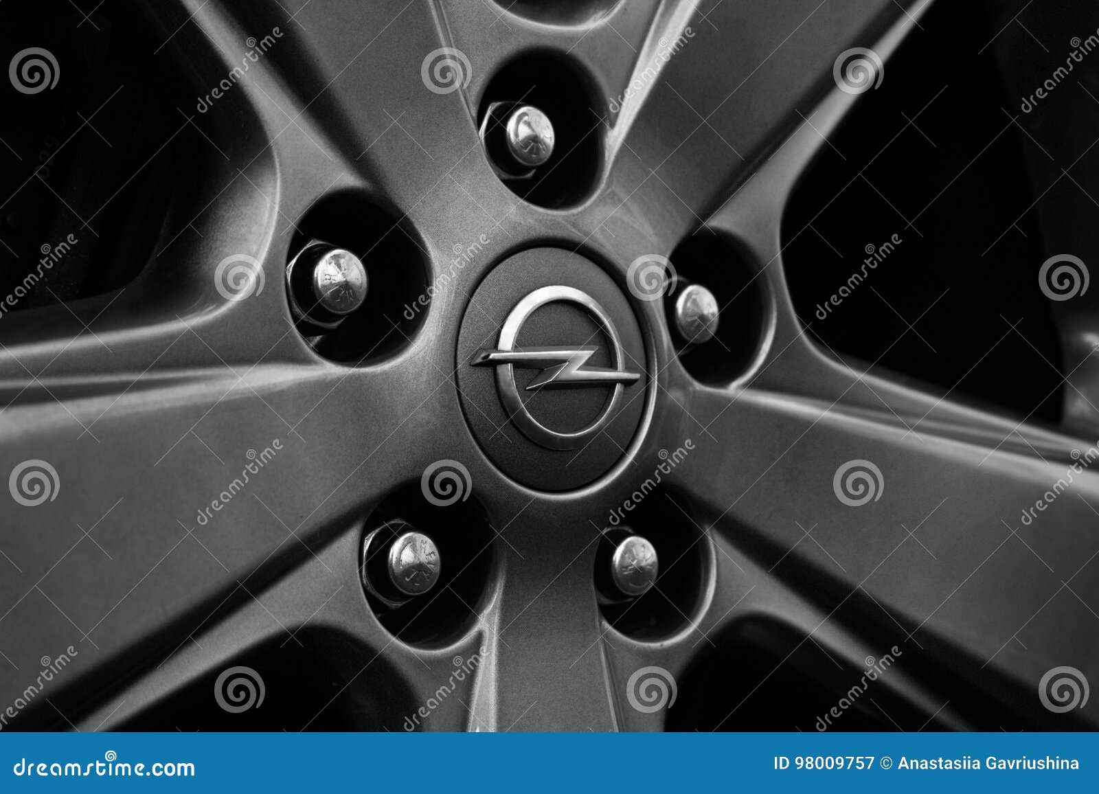 Opel wheel editorial photography. Image of wheel, metal - 98009757