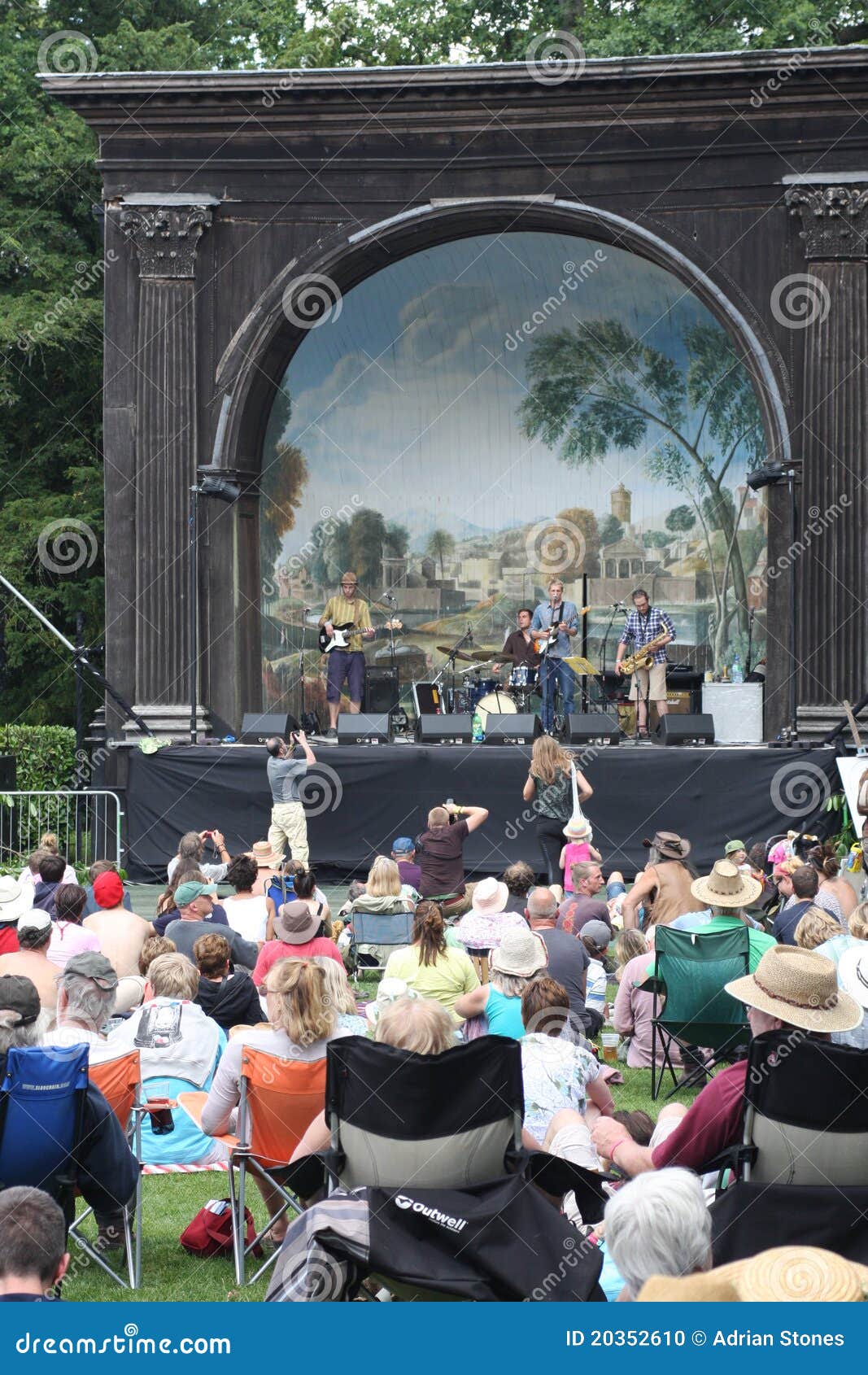 Open air music festival editorial image. Image of sound - 20352610