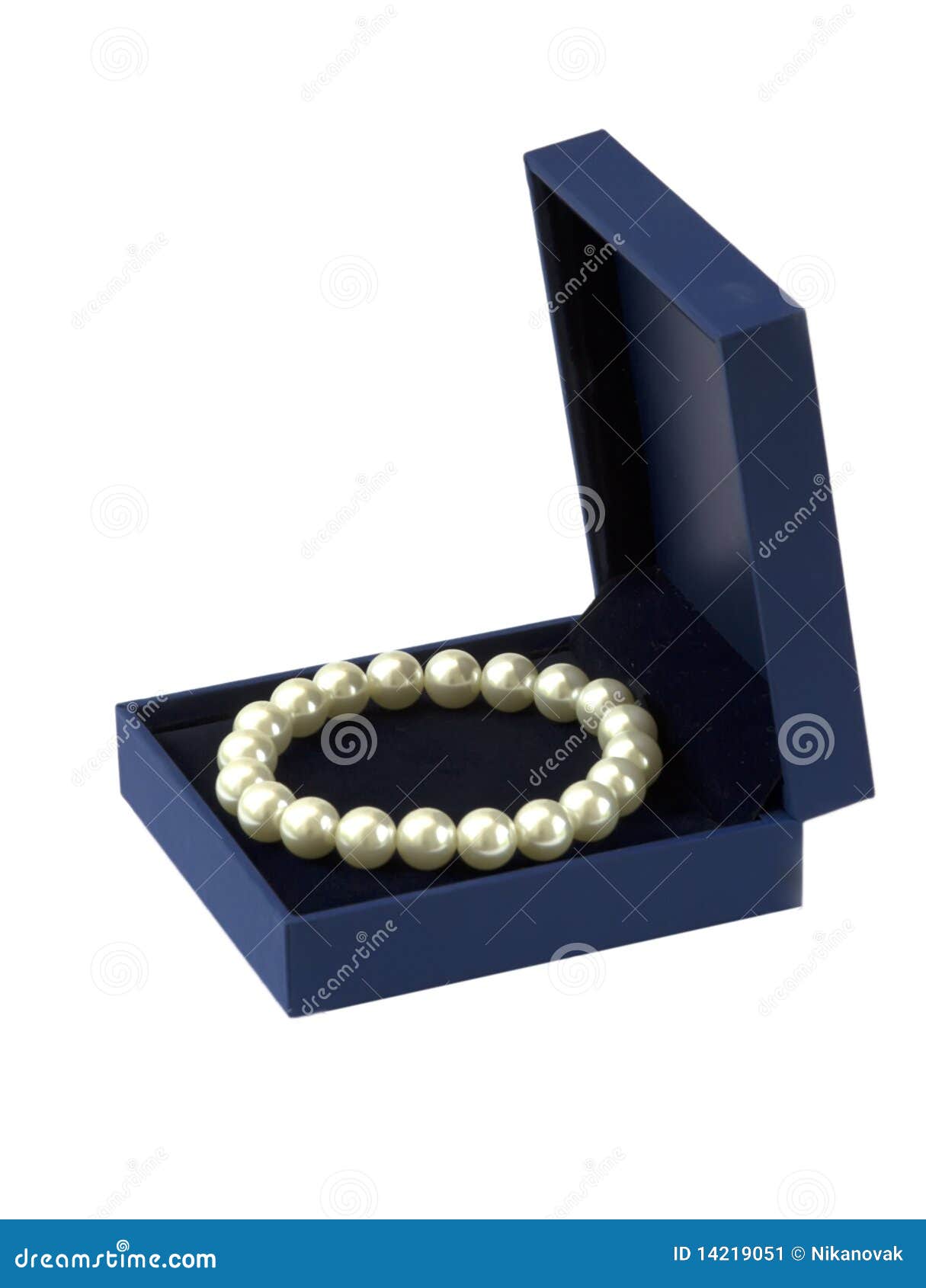 Open Box with Pearl Bracelet Stock Image - Image of open, case: 14219051