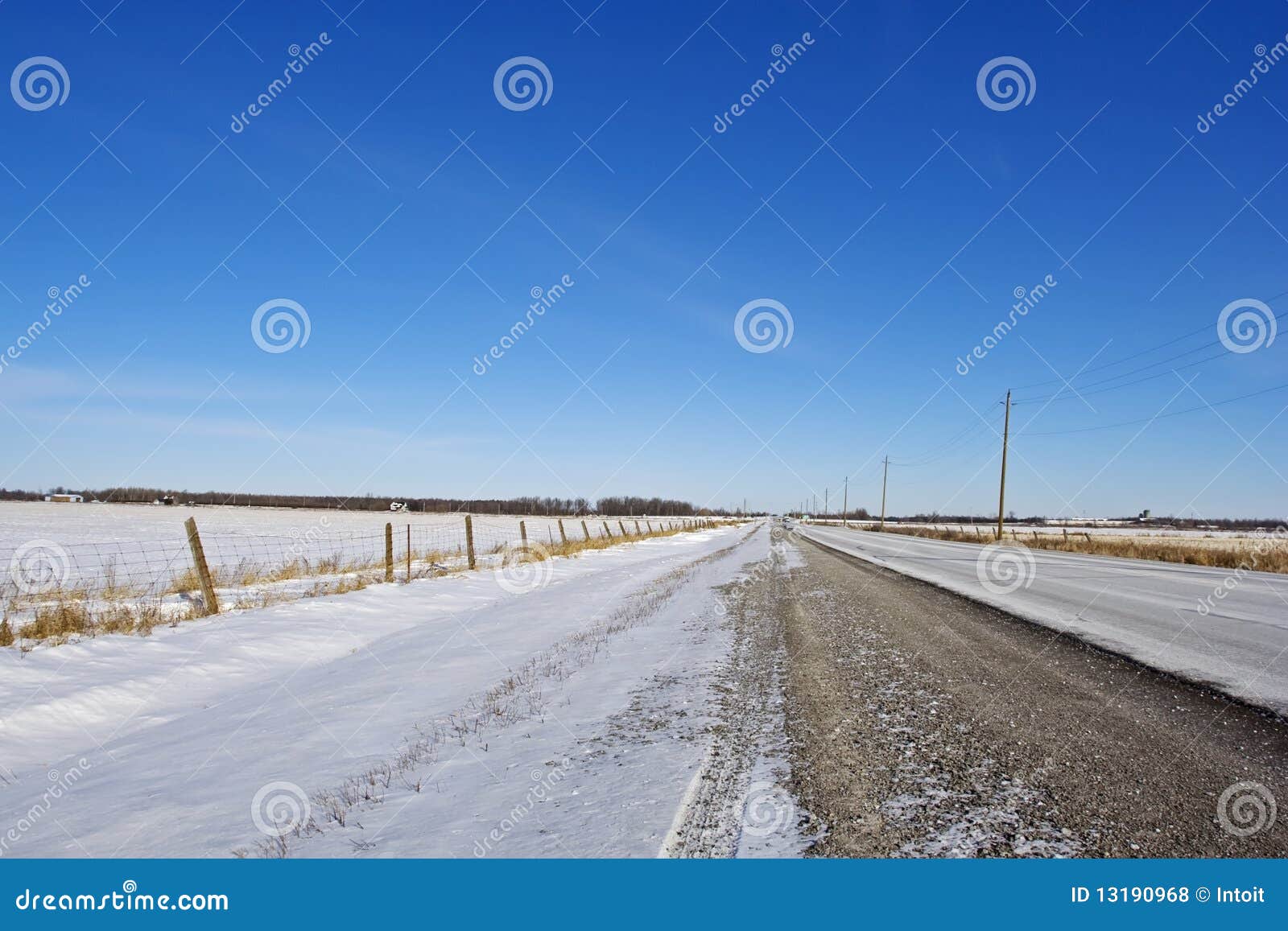 Open Country Road in Winter Stock Photo - Image of fence, season: 13190968