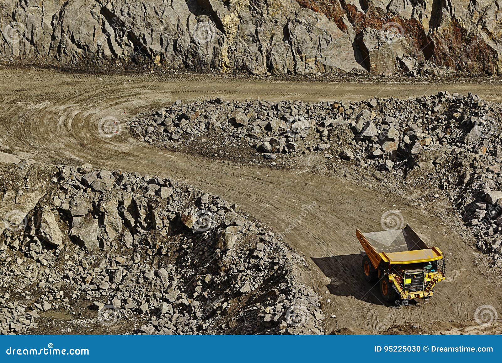 Open Cut mining equipment stock photo. Image of resource - 95225030