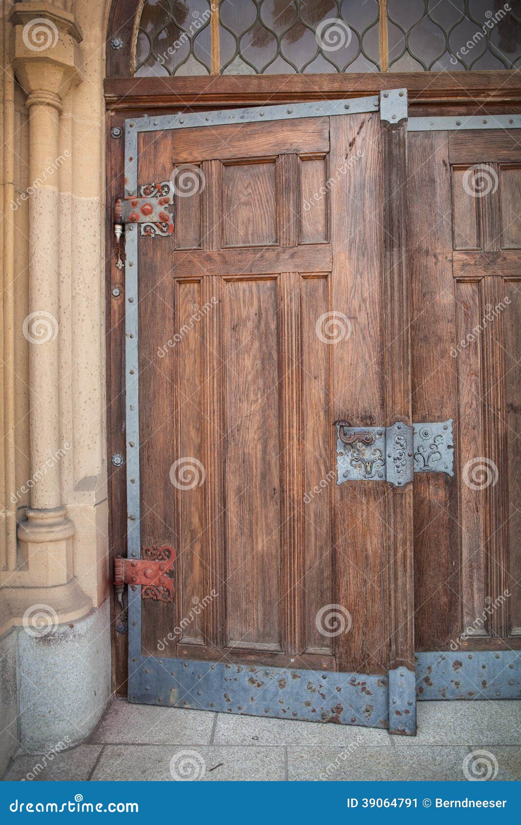 Open deur stock afbeelding. Image of hoop, begrip, historisch - 39064791