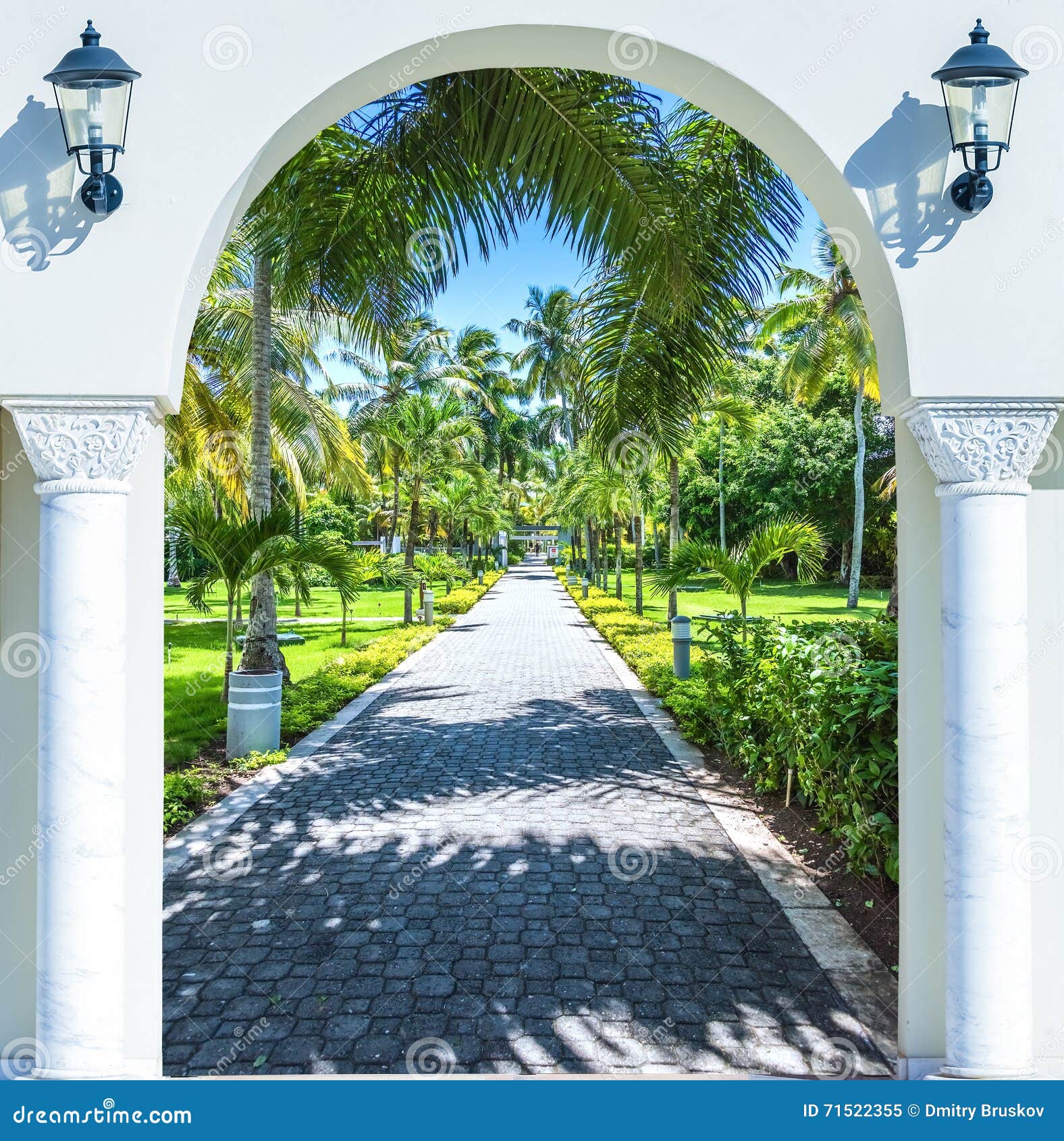 Open door arch with alley stock image. Image of scenics - 71522355