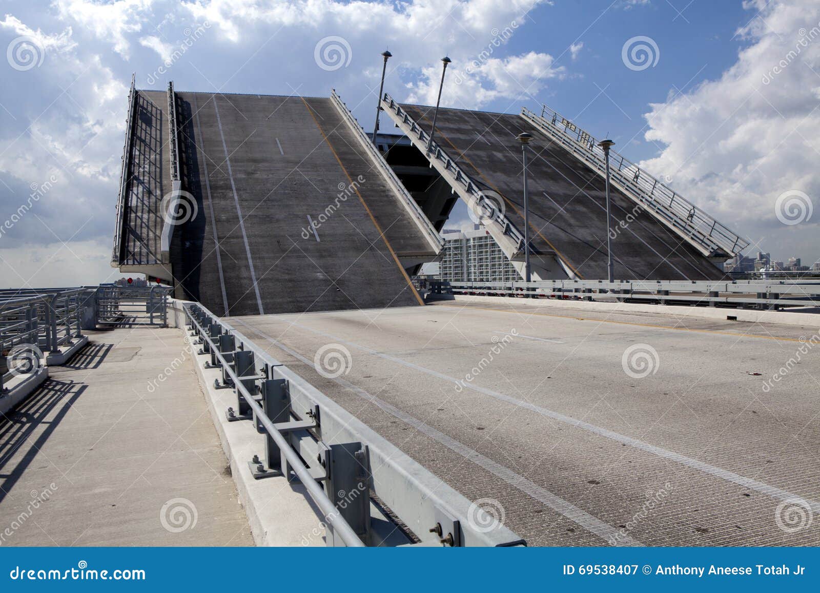 Open Drawbridge stock image. Image of closing, duel, fort - 69538407