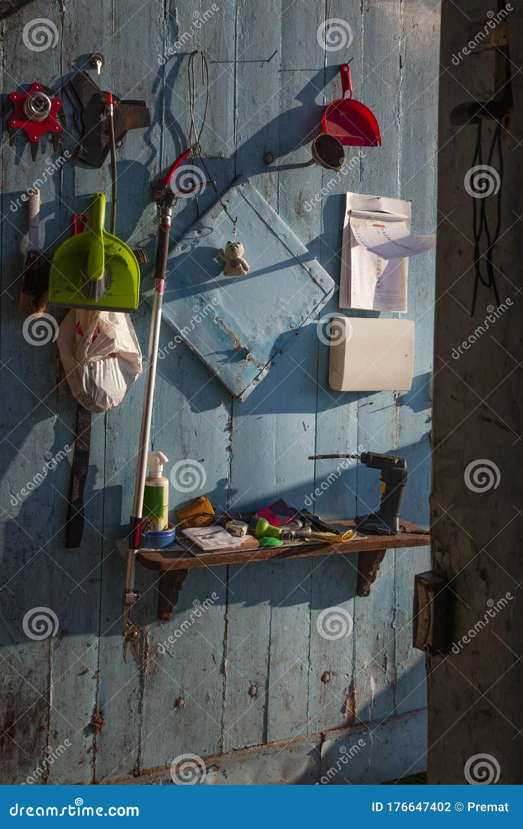 Hanging Tools Royalty-Free Stock Photography | CartoonDealer.com #8901959