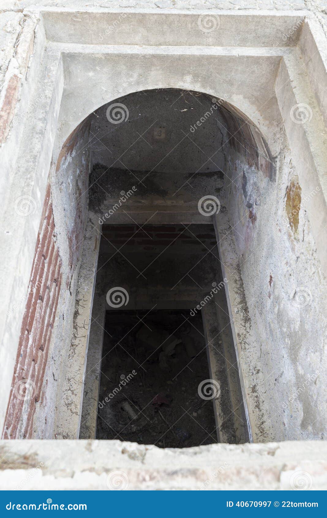 Open Graf in Een Begraafplaats Stock Afbeelding - Image of herdenkings ...