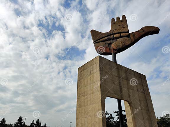 The Open Hand Monument in Chandigarh Stock Image - Image of tree ...