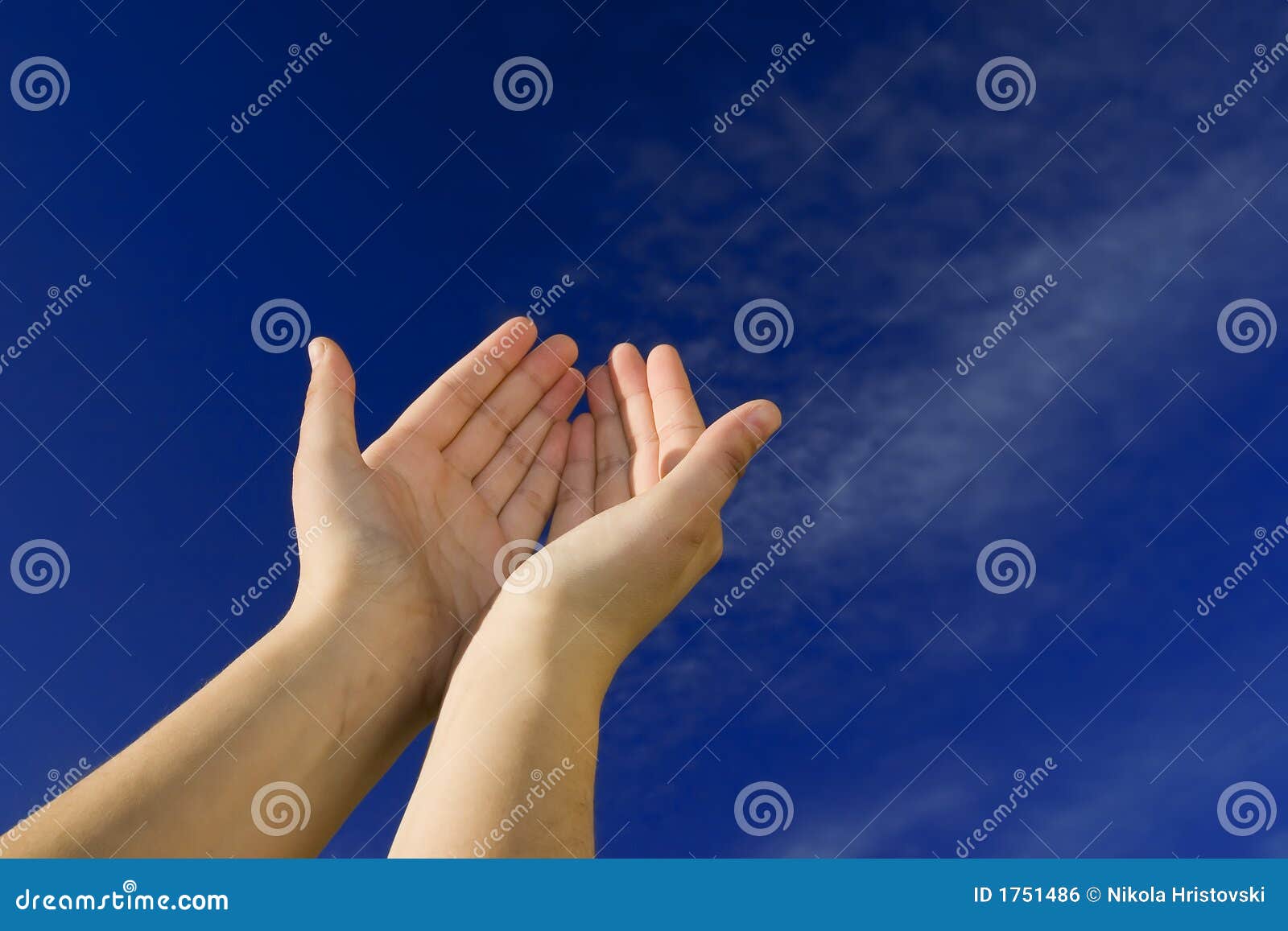 Open handen stock foto. Image of wolk, blauw, collectief - 1751486