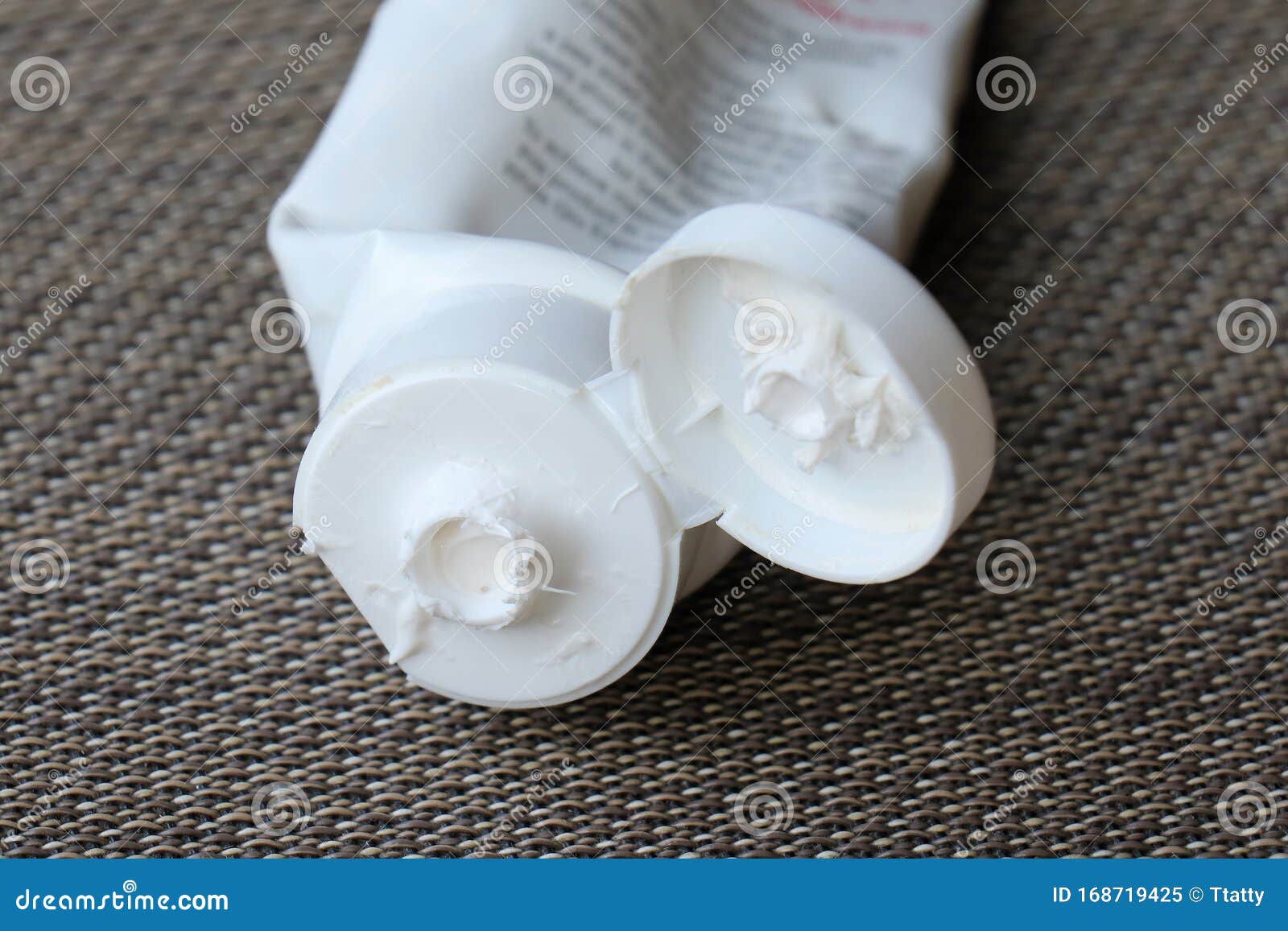 Open lid toothpaste stock image. Image of oral, toothpaste - 168719425