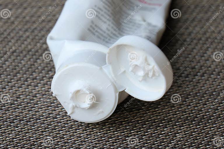 Open lid toothpaste stock image. Image of oral, toothpaste - 168719425