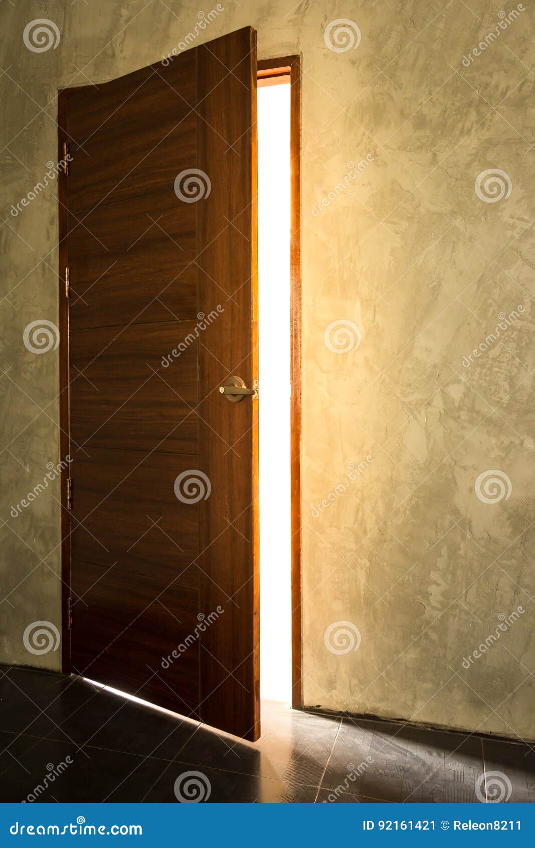 Open light door stock image. Image of sunbeam, door, entrance - 92161421